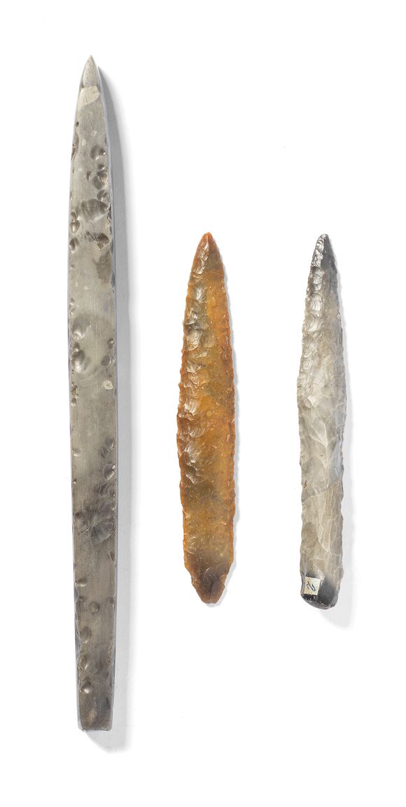 Bonhams : Three Neolithic flint implements 3
