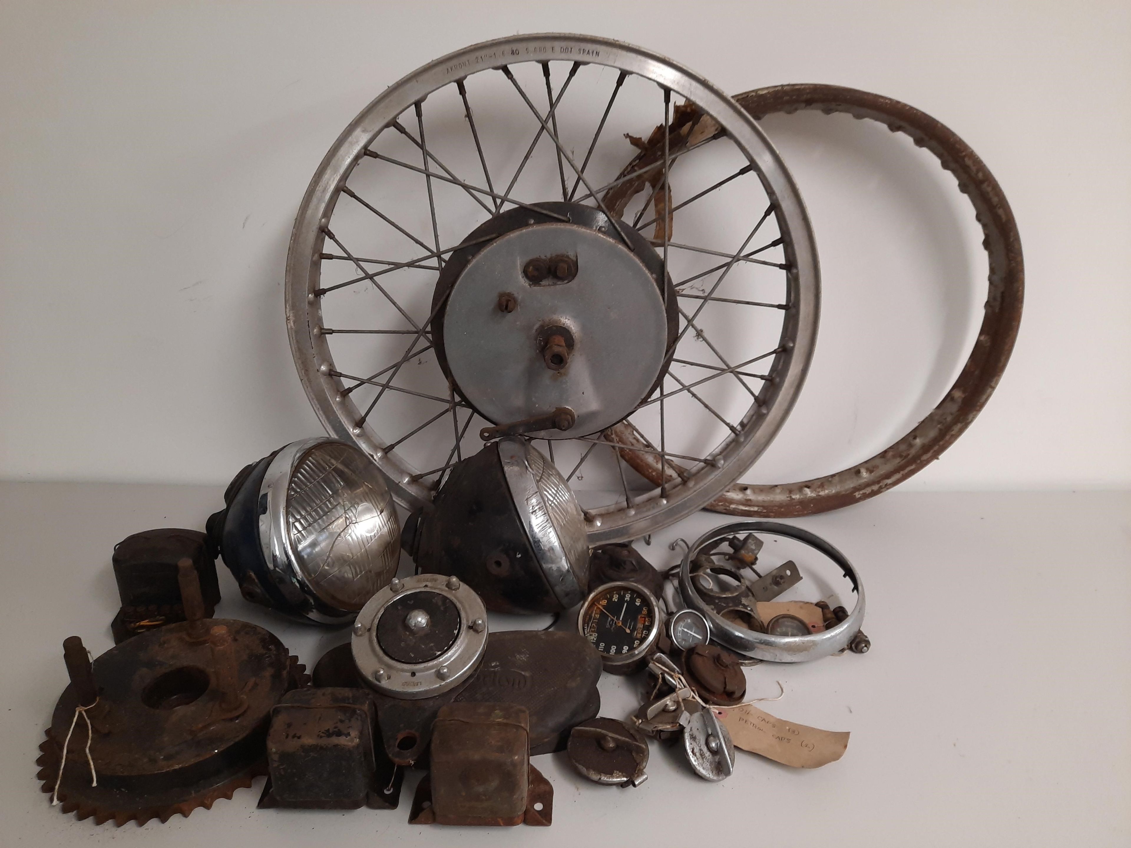 Bonhams Cars : An Akront 21 inch 6-40 alloy front wheel ((Qty))