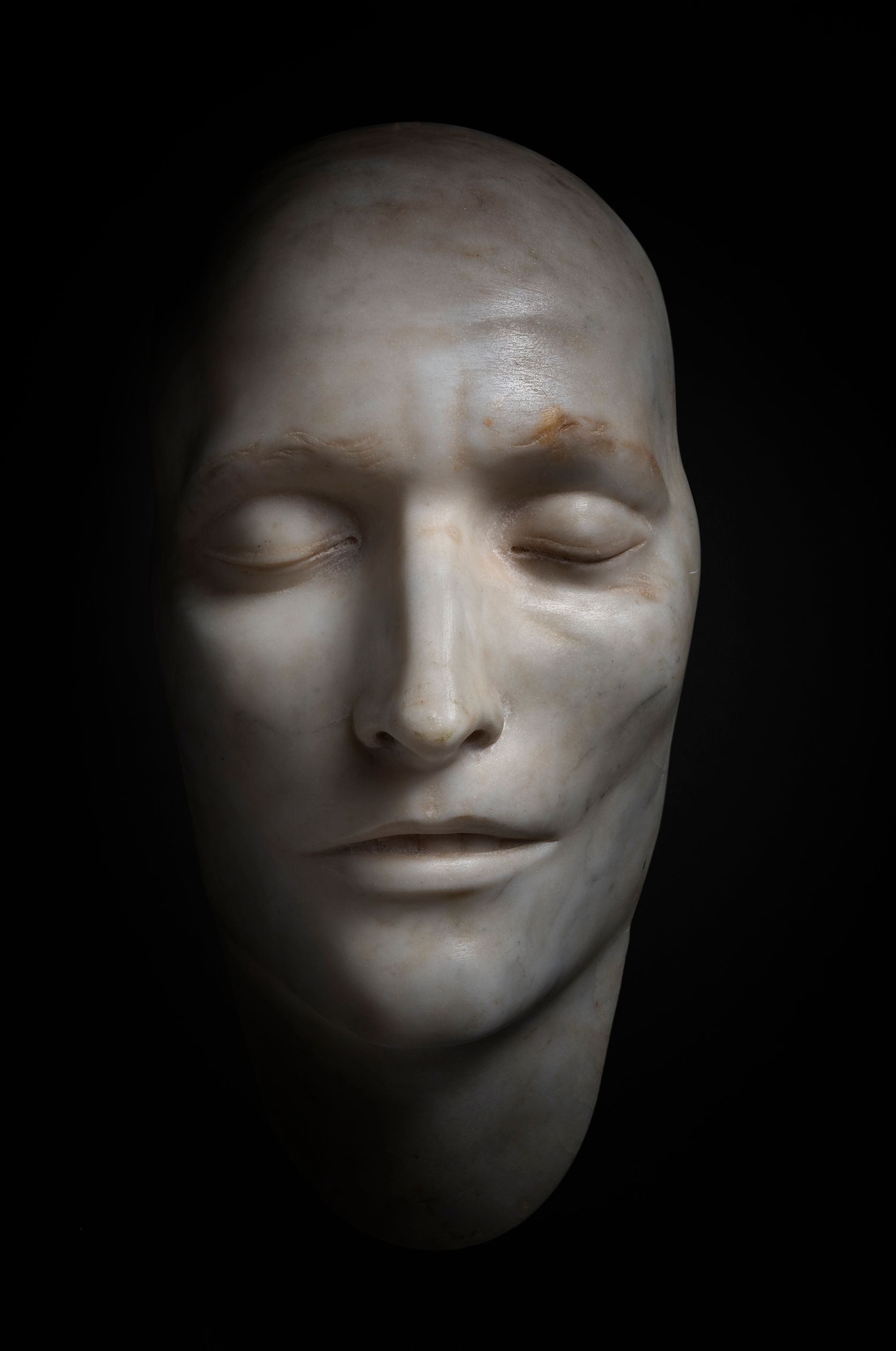 Bonhams : A MARBLE DEATH MASK OF NAPOLEON Circa 1826