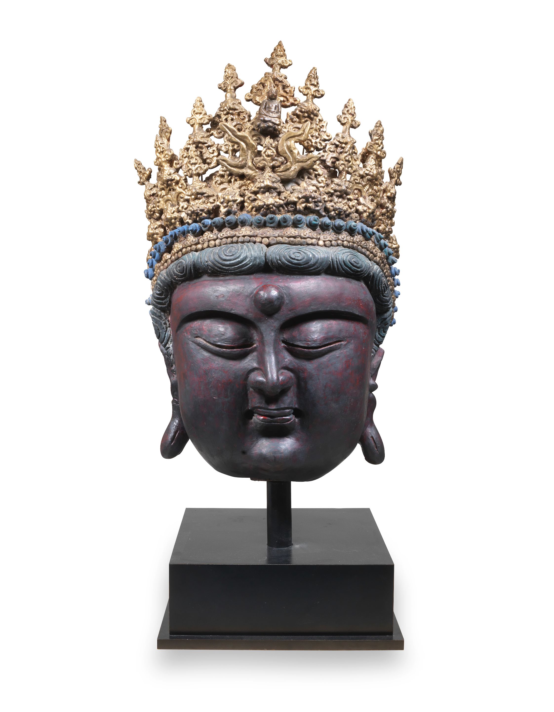 Bonhams : A RARE AND MASSIVE STUCCO HEAD OF GUANYIN 17th/18th century (2)