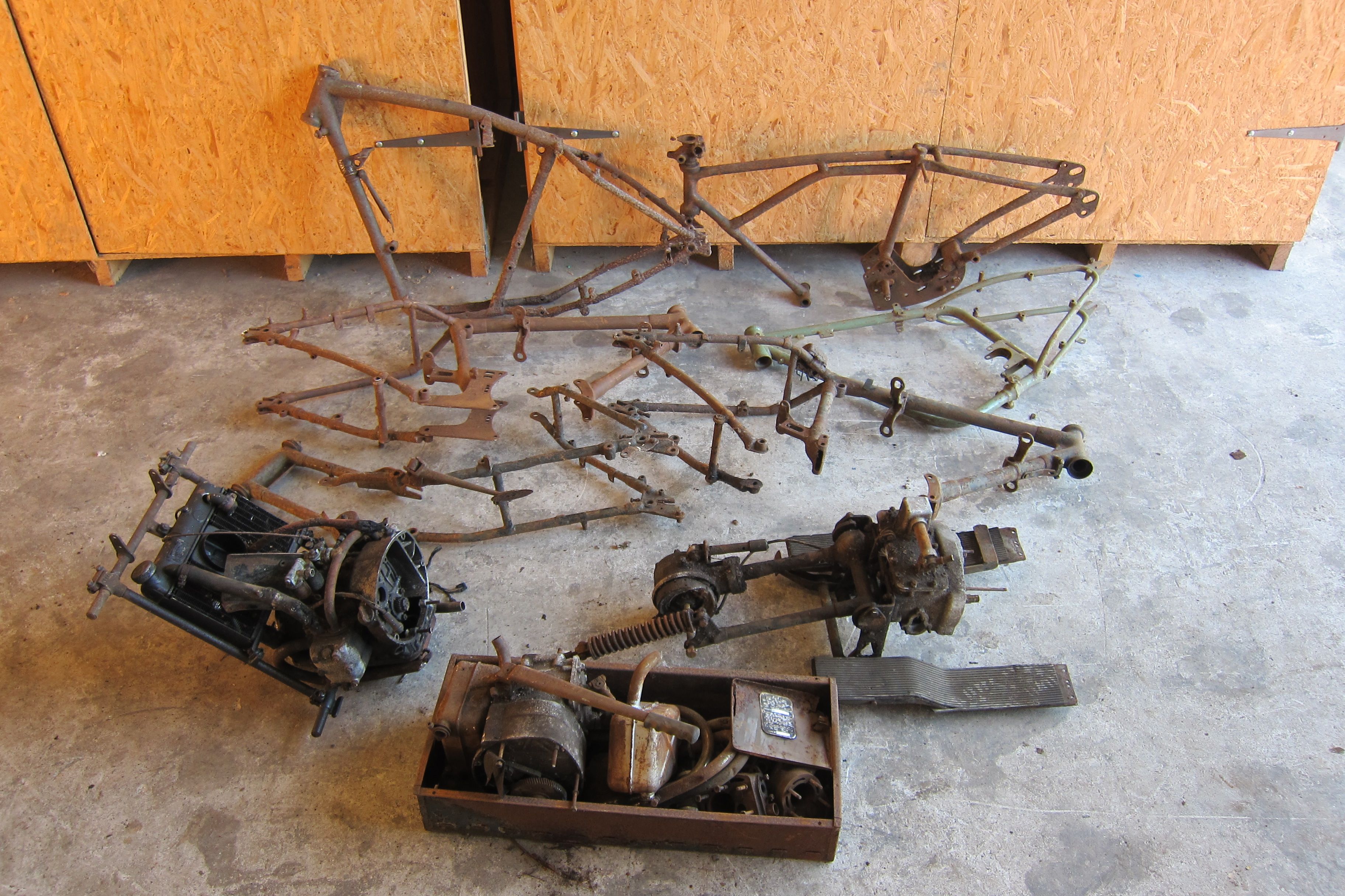 Bonhams Cars : A Norton Dominator engine
