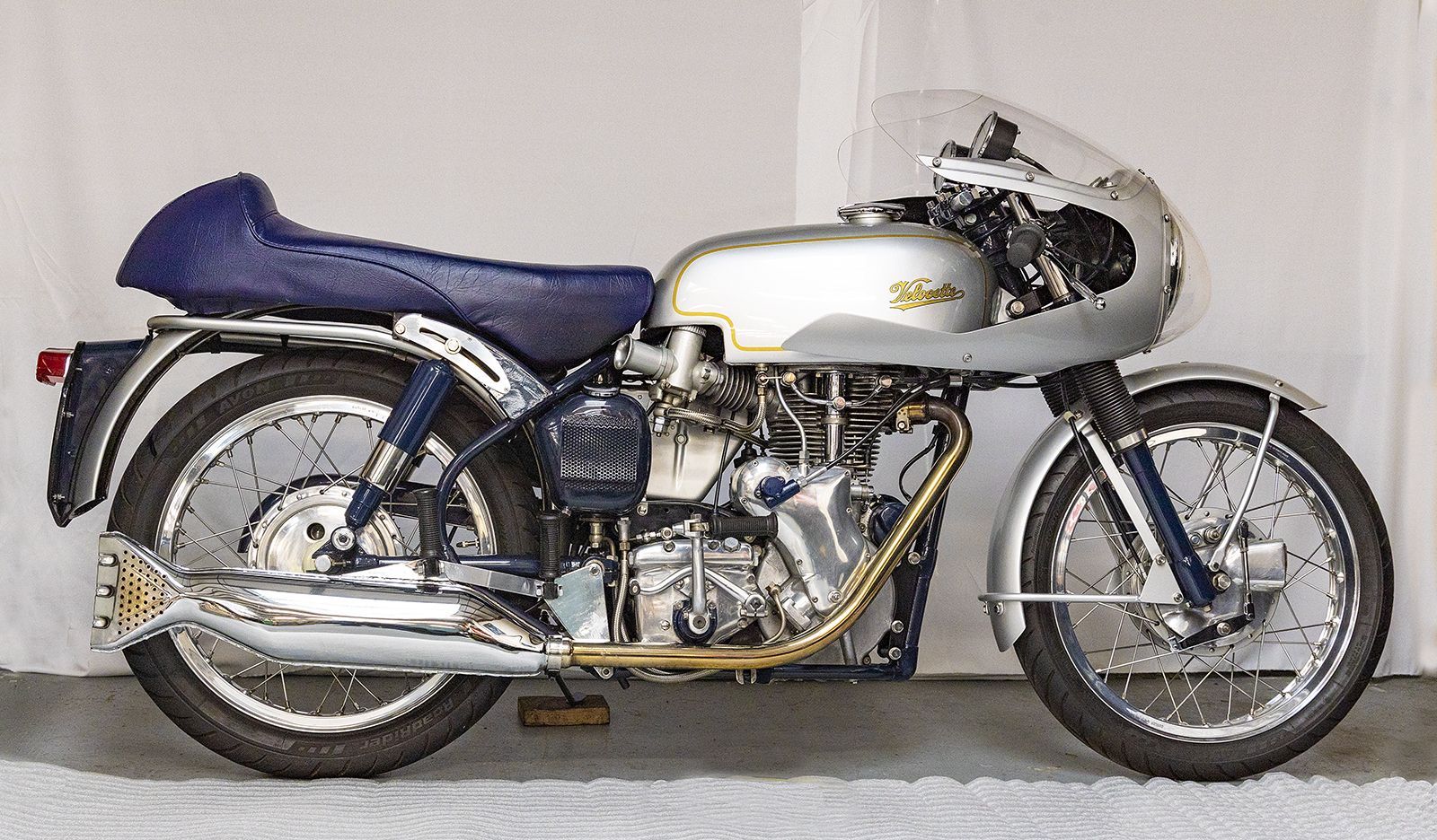 Bonhams Cars : 1965 Velocette 499cc Thruxton Frame no. RS18811 Engine ...