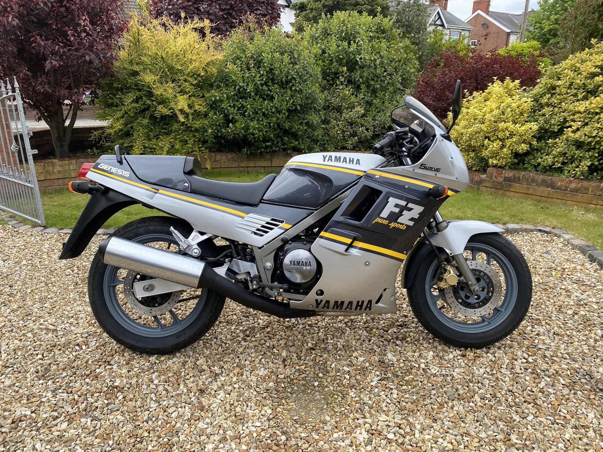 Bonhams Cars : 1987 Yamaha FZ750 Genesis Frame no. 2MG 007283 Engine no ...