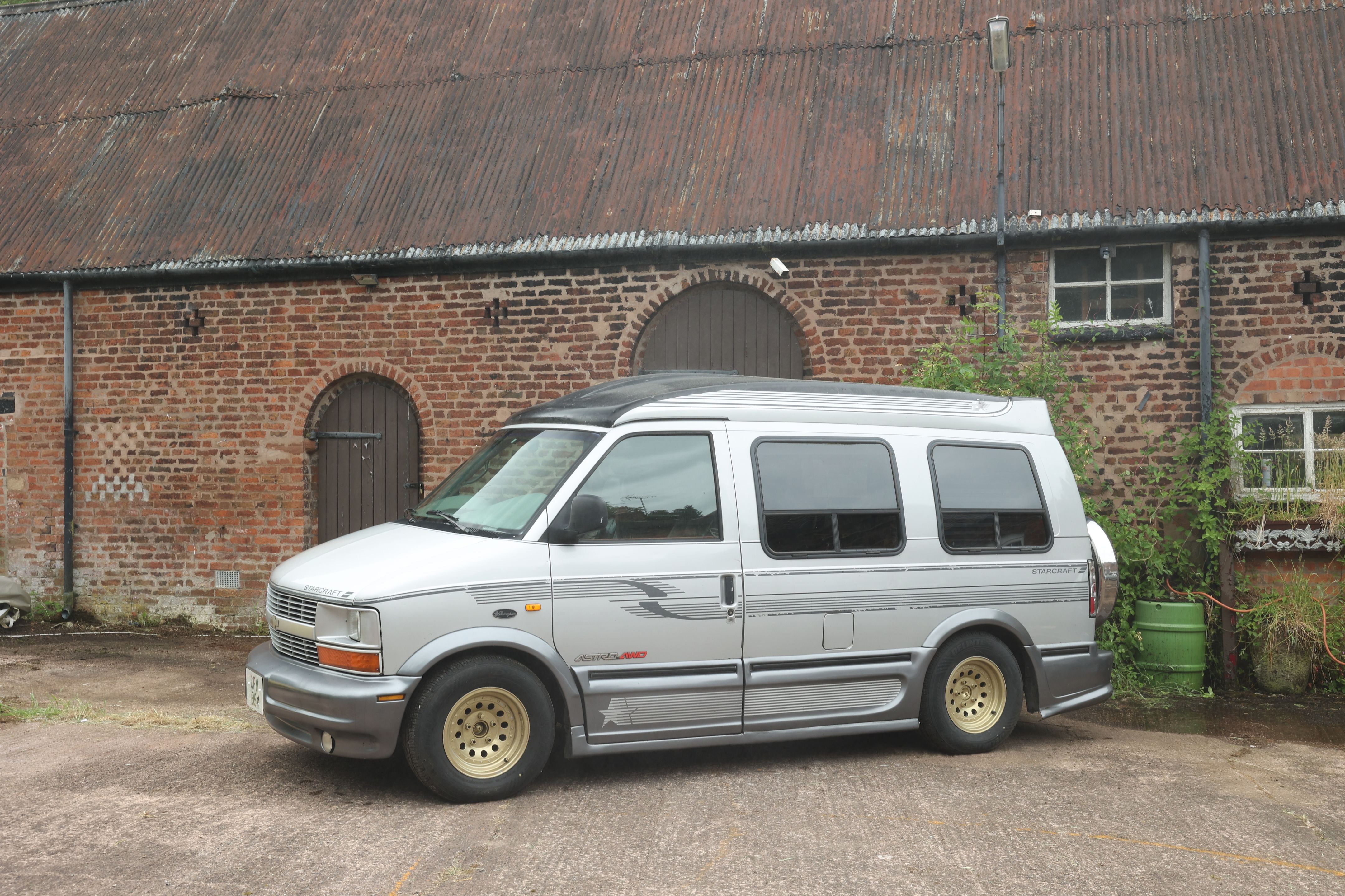 1996 Chevrolet Astro Starcraft Day Van - auctions & price archive
