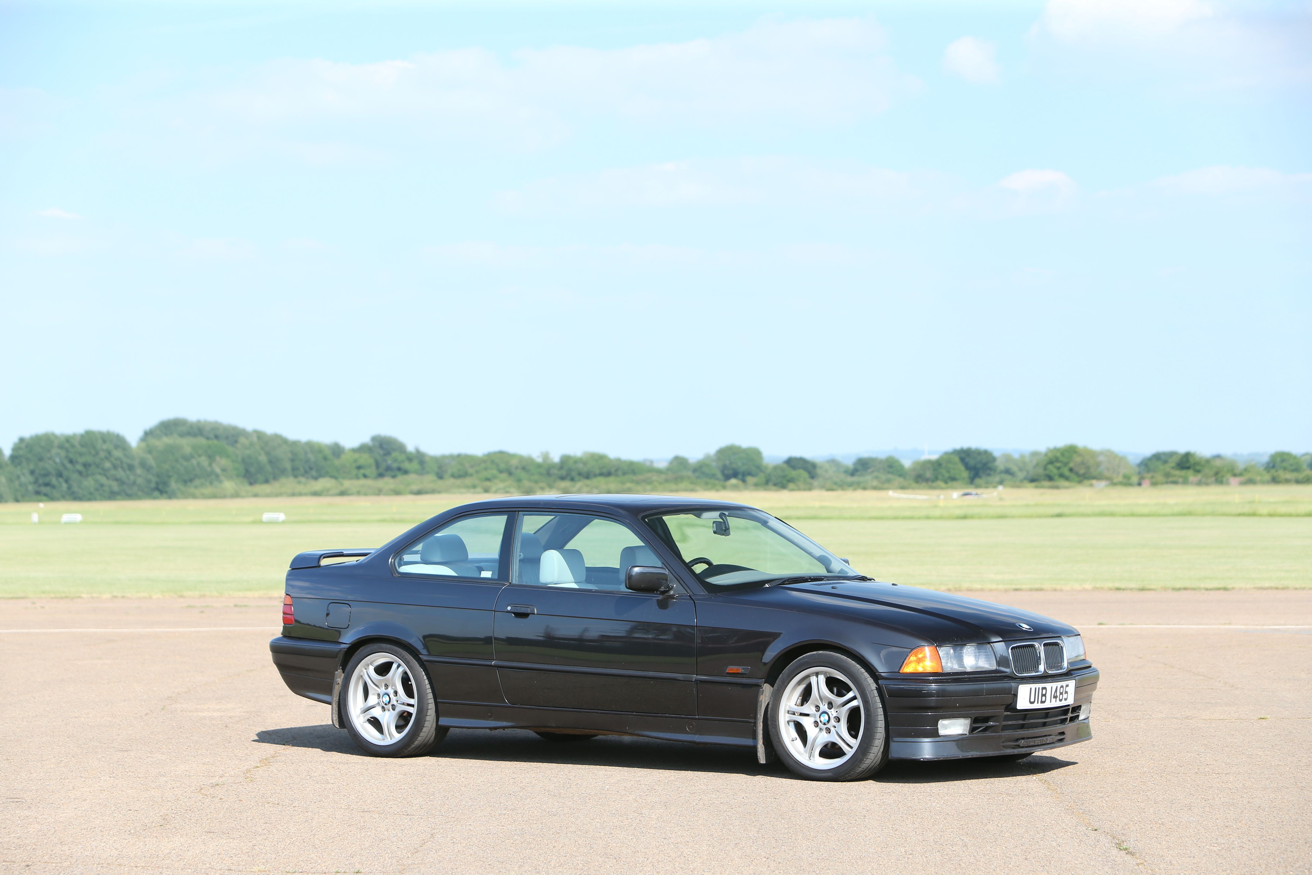1993 BMW 325i (E36) Coupé - auctions & price archive