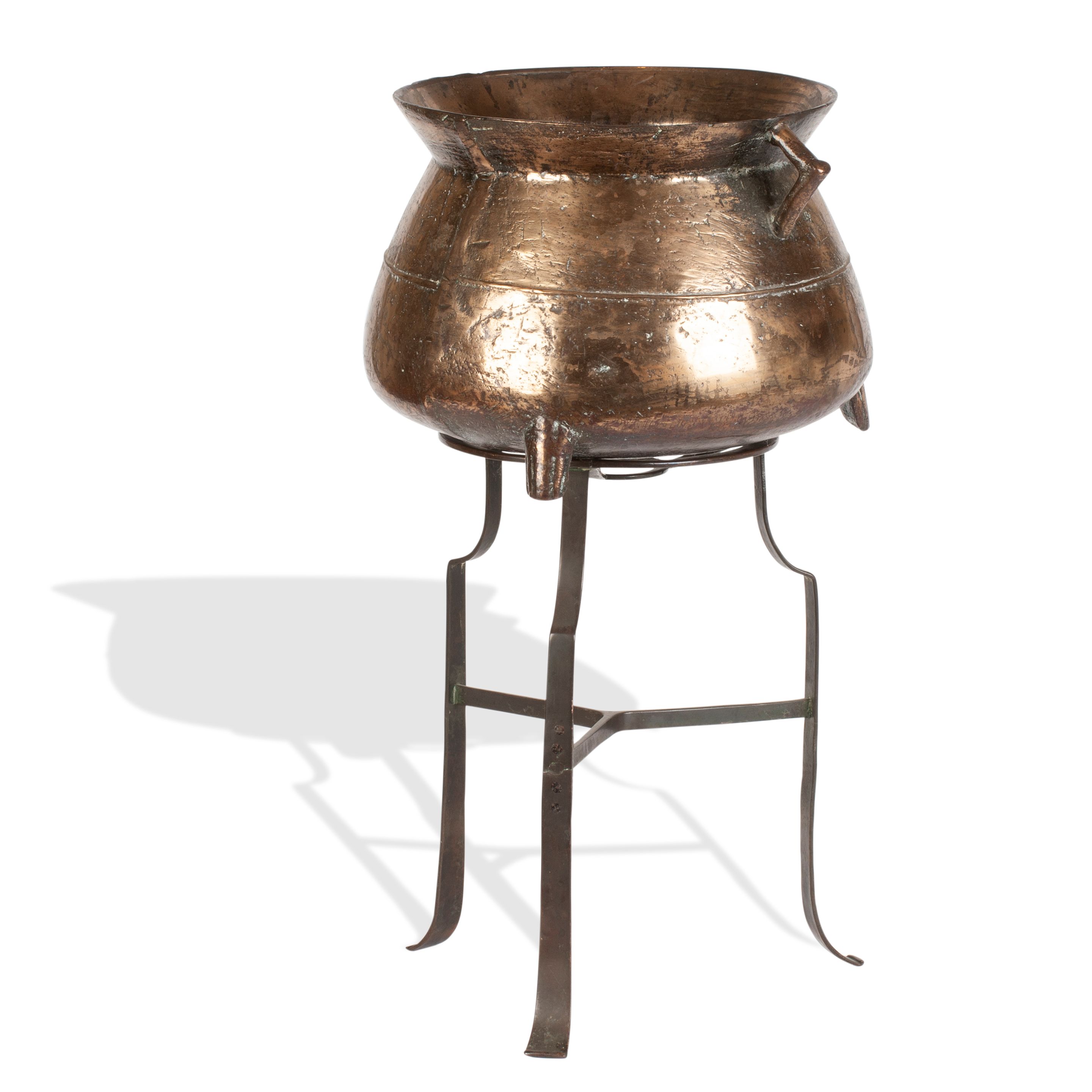 Bonhams : An 18th century bronze cauldron (2)