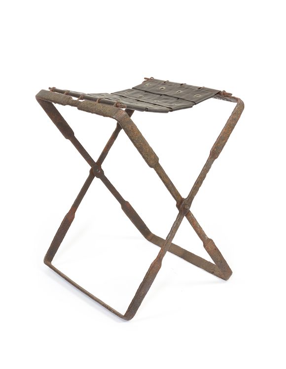 Bonhams : SIÈGE MILITAIRE PLIANT, SELLA CASTRENSIS, FER ET BRONZE, ART ...