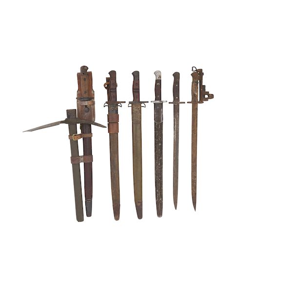 Bonhams : A 1907 pattern bayonet and entrenching tool, and five other ...