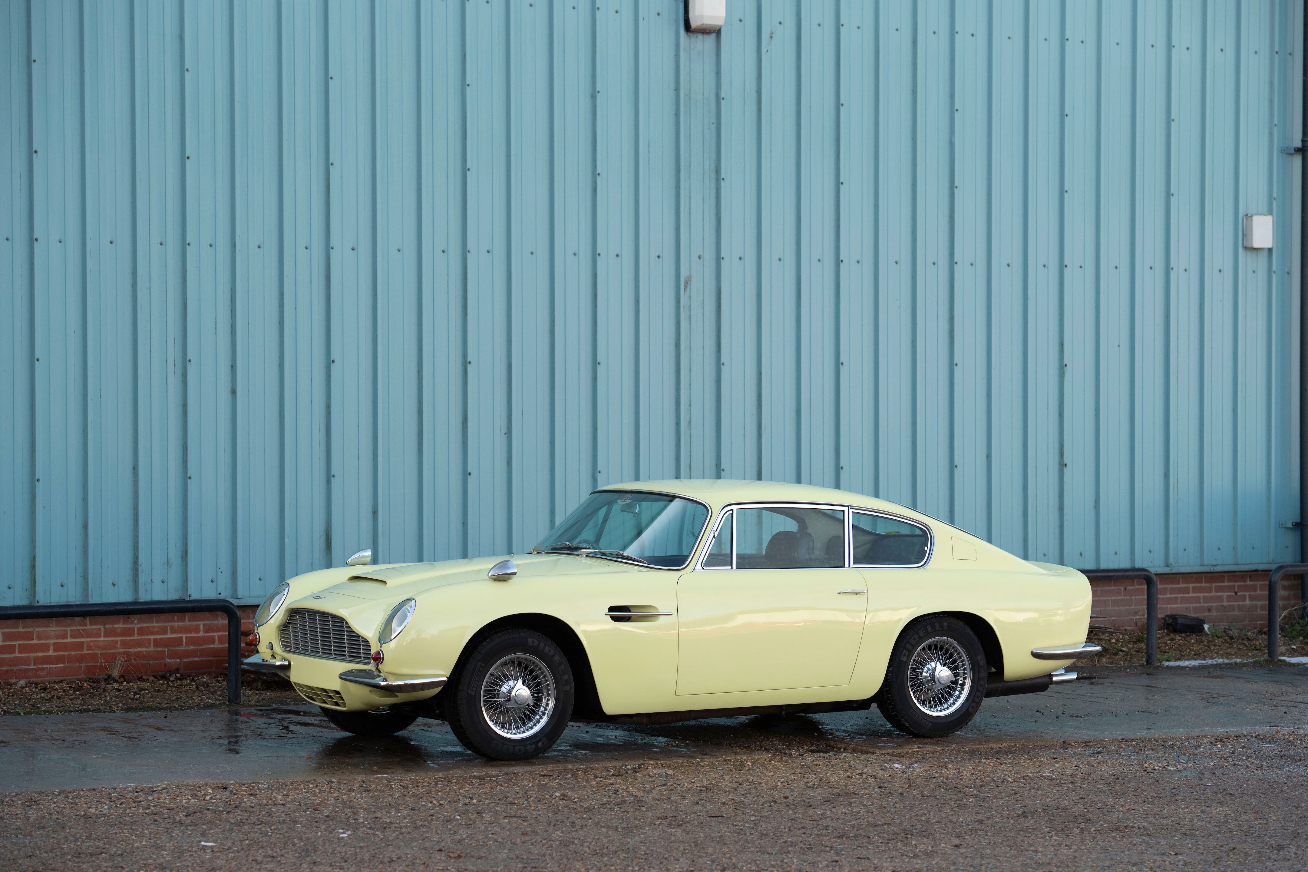 1971 Aston Martin DB6 Mk2 Sports Saloon - auctions & price archive