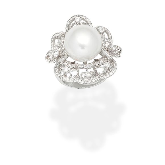 Bonhams : CULTURED PEARL AND DIAMOND CLUSTER RING