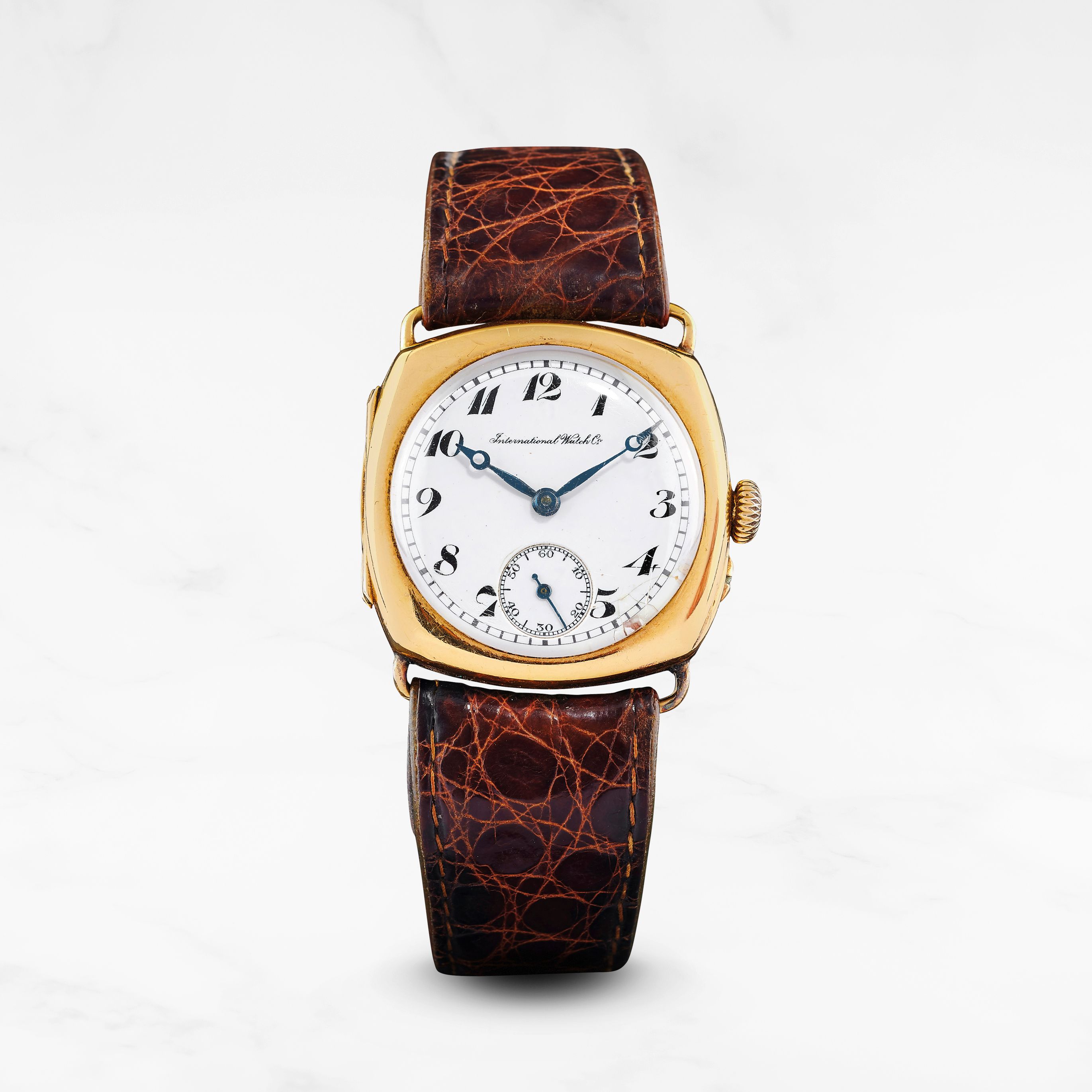 Bonhams : International Watch Co. Ancienne montre bracelet en or jaune ...