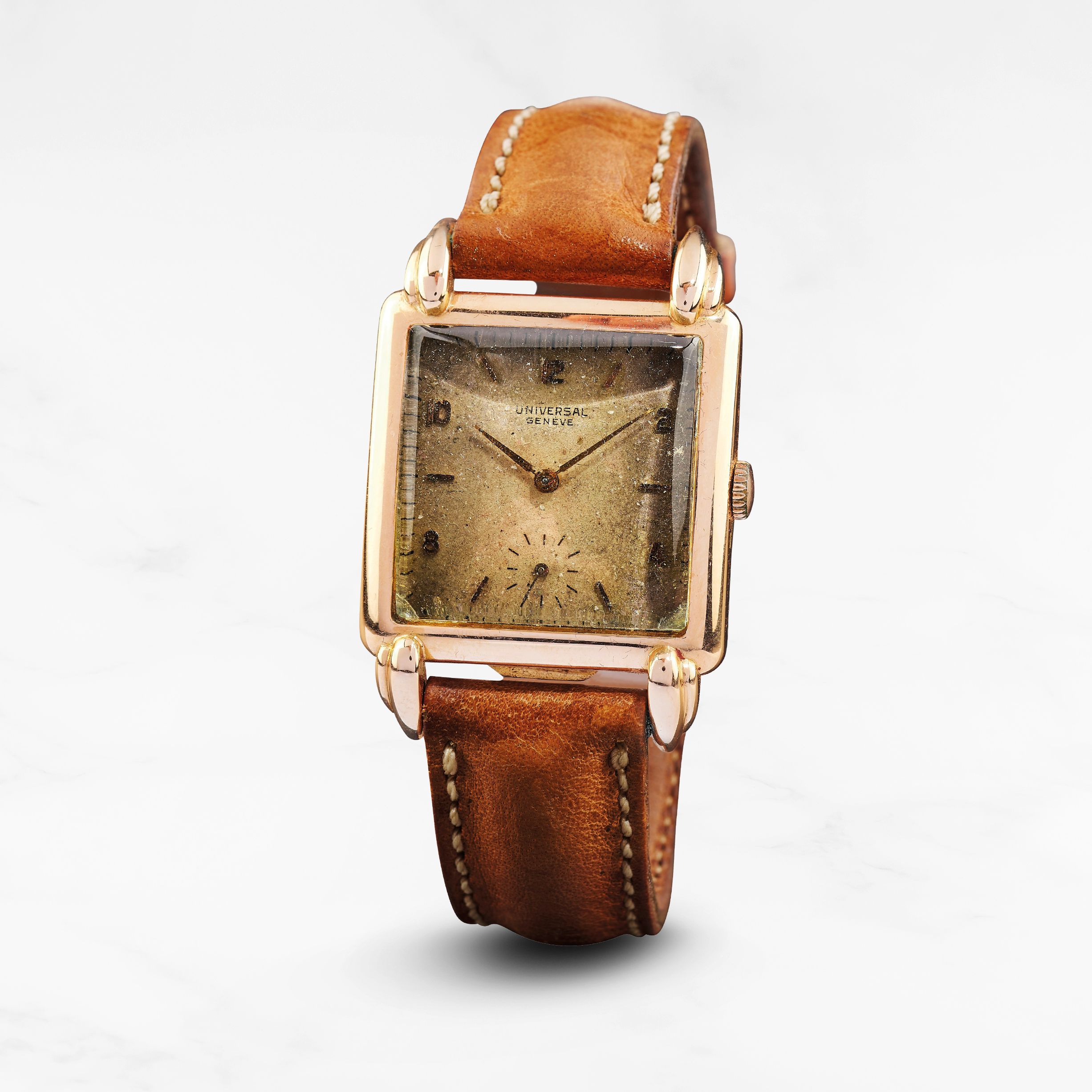 Bonhams : Universal. Rare montre bracelet en or jaune 18K (750) de ...