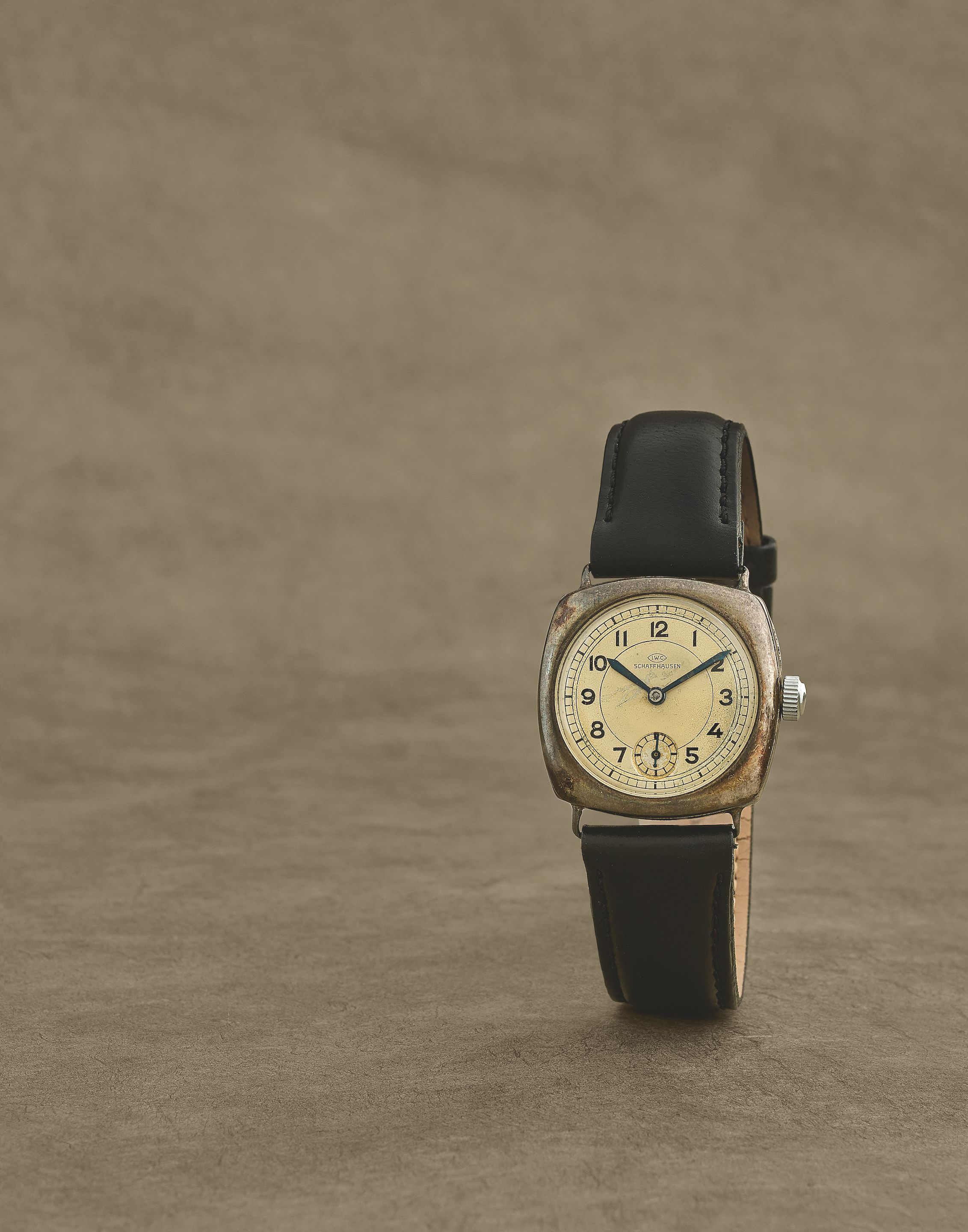 Bonhams : IWC. Montre bracelet en argent (900) de style militaire et ...