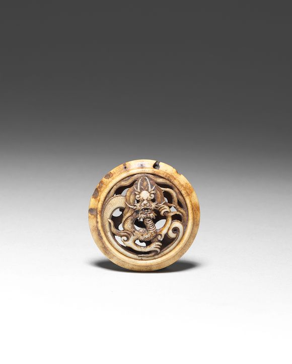 Bonhams Cornette de Saint Cyr : RYUSA NETSUKE EN BOIS DE CERF ...