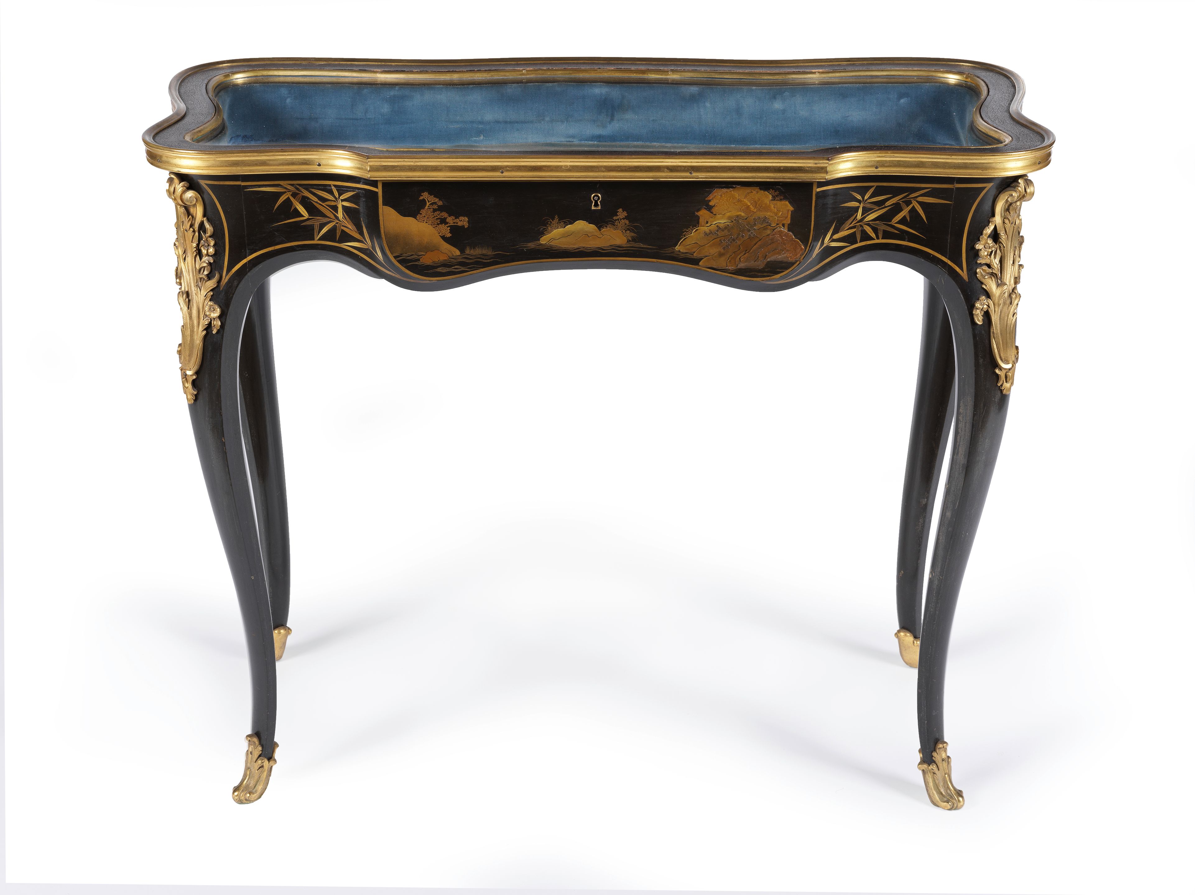 Bonhams Cornette de Saint Cyr : TABLE VITRINE DE STYLE LOUIS XV EN ...