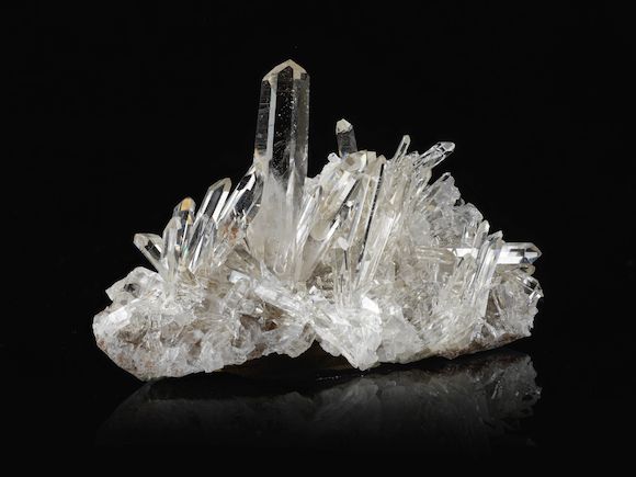 Bonhams : Bouquet de quartz français de qualité joaillerie 'Jewel-like ...