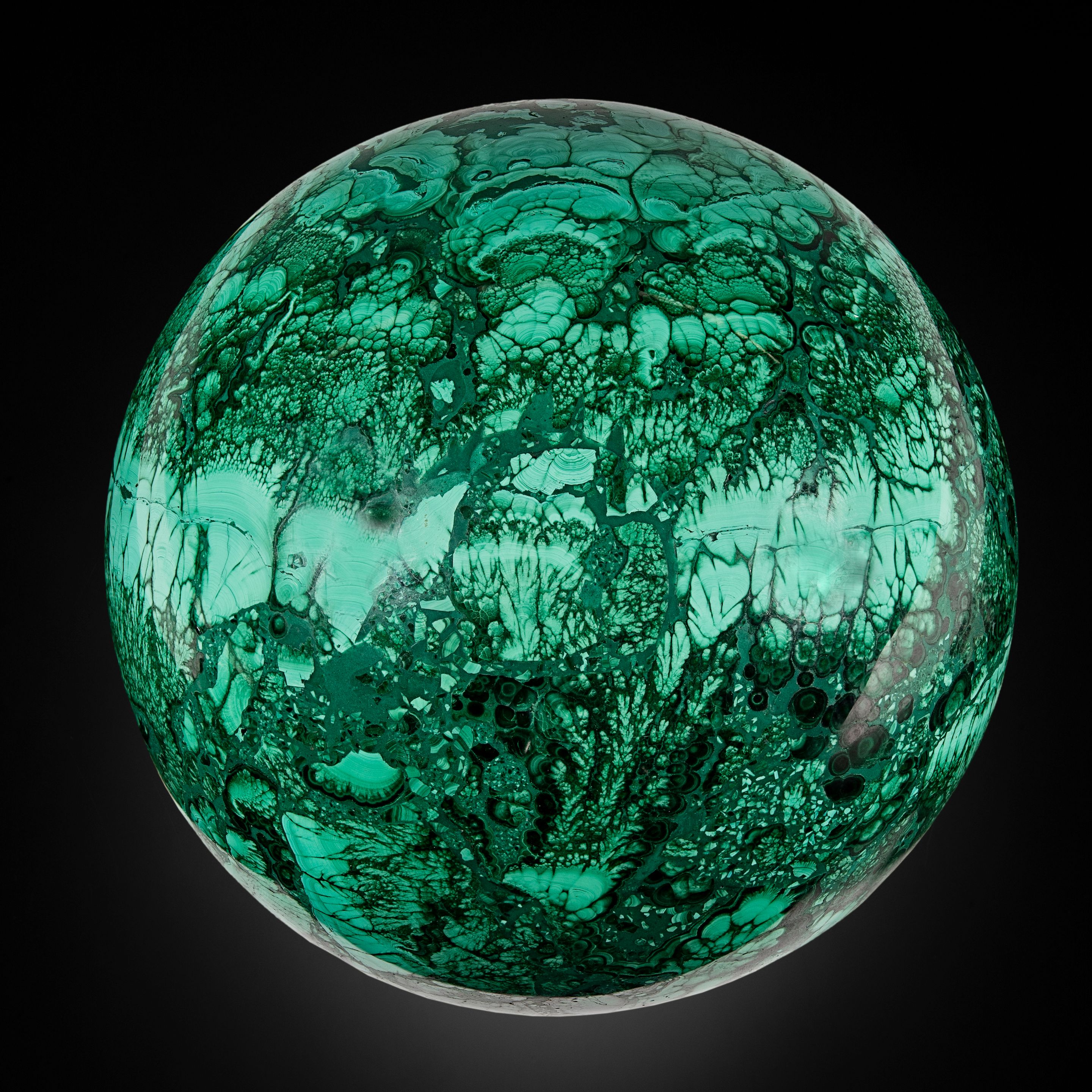 Bonhams : Grande sphère de malachite Large Malachite Sphere