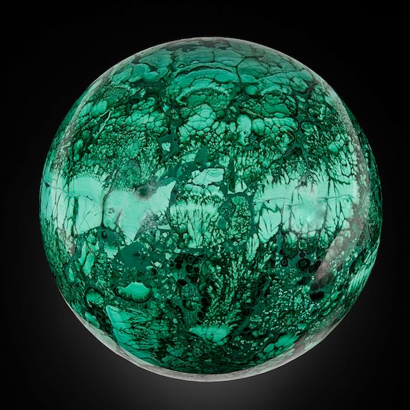 Bonhams : Grande sphère de malachite Large Malachite Sphere