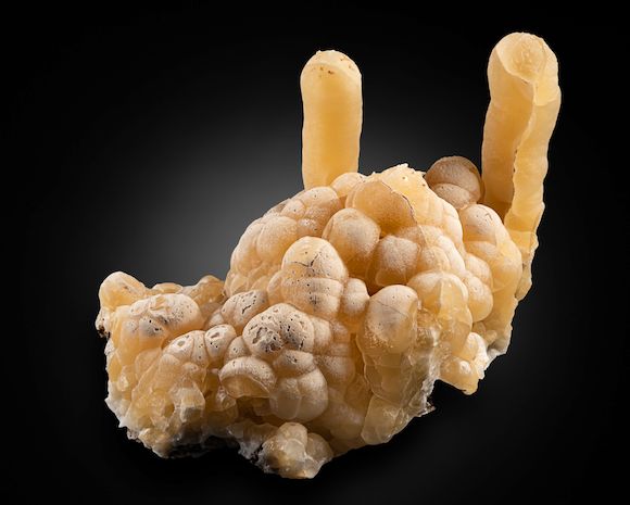 Bonhams : Concrétion de calcite botryoïde et stalactique italienne ...