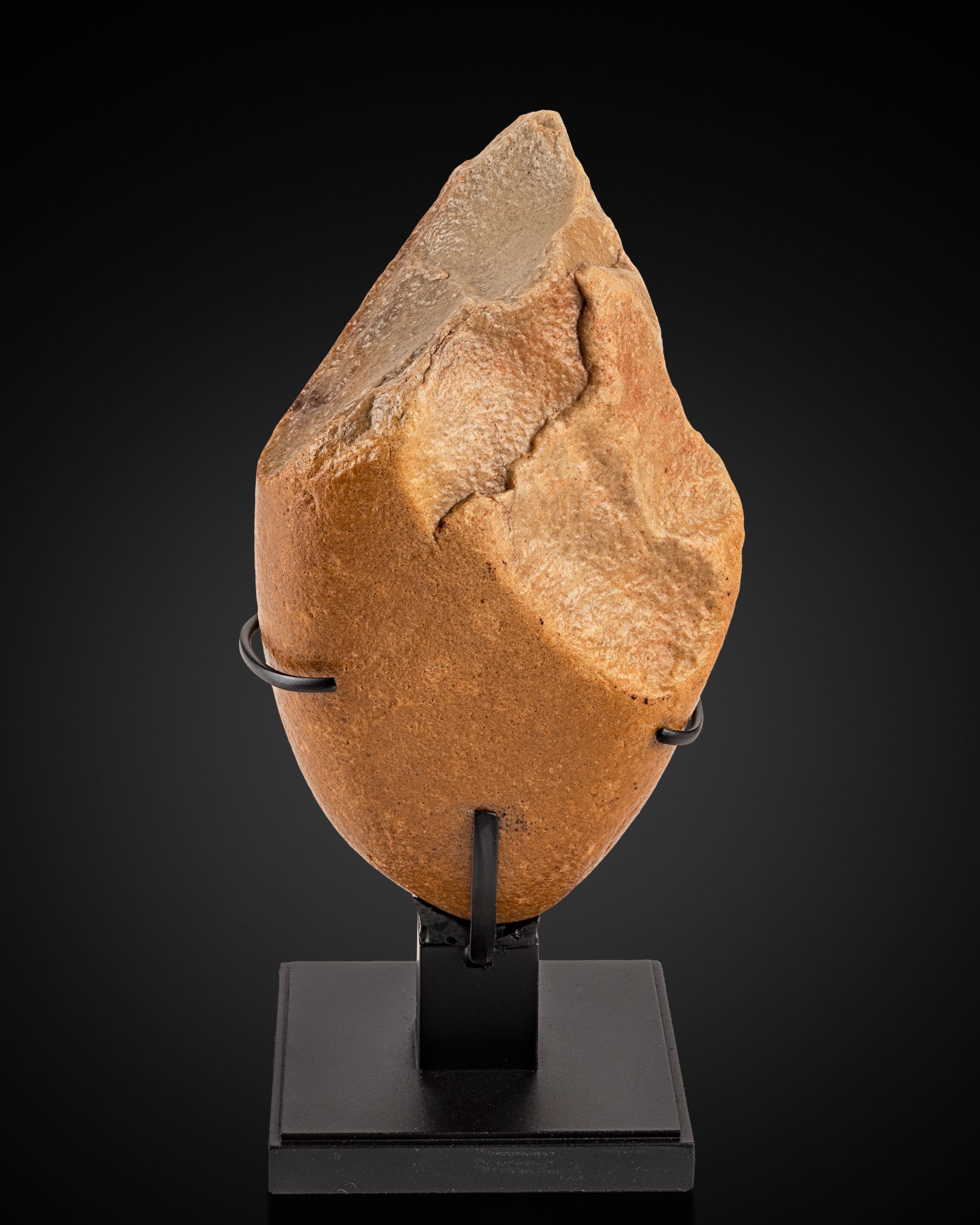 Bonhams : Chopper du Paléolithique Paleolithic Chopping Tool