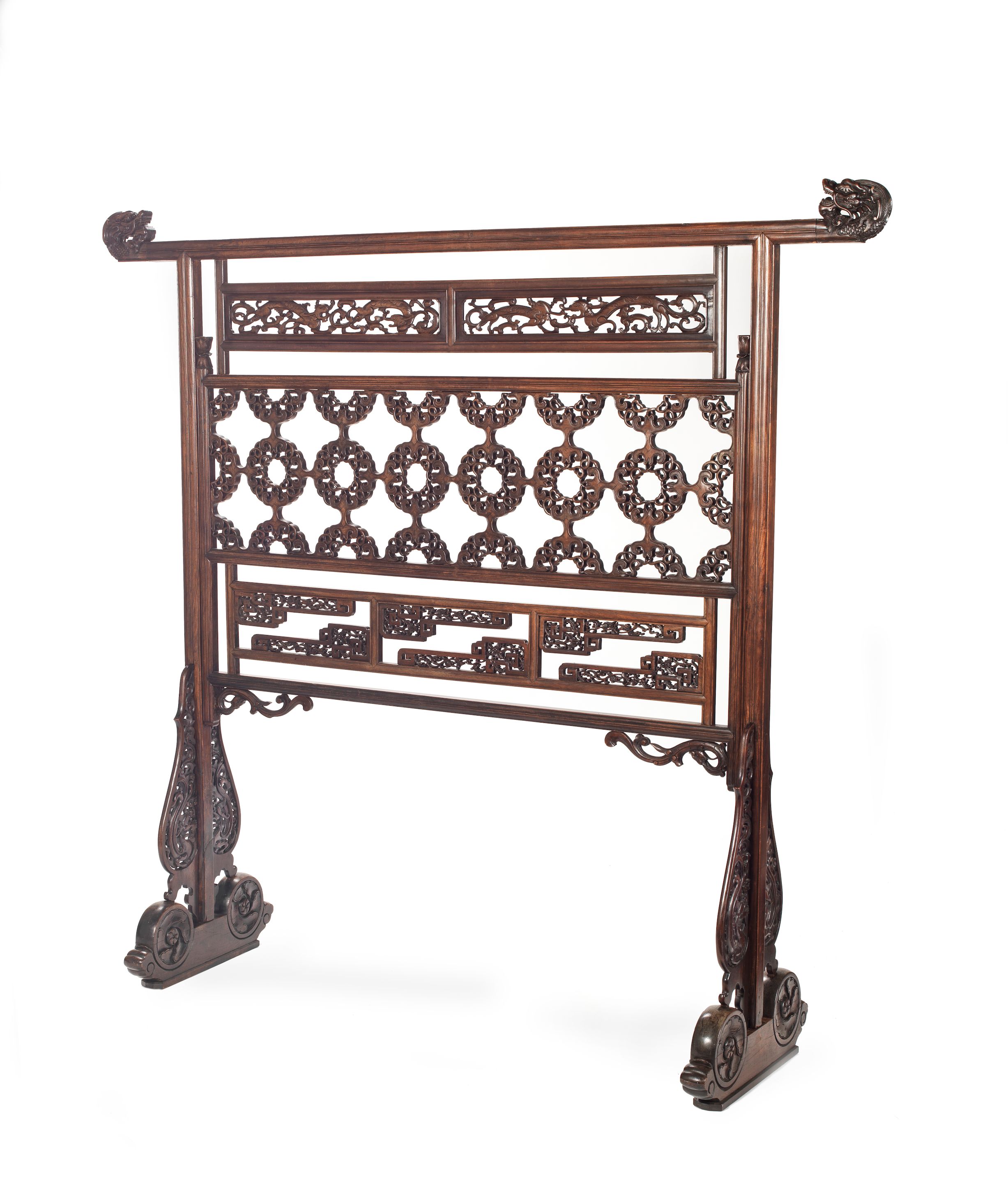 Bonhams : A VERY RARE HUANGHUALI CLOTHES RACK, YIJIA Mid Qing Dynasty (9)