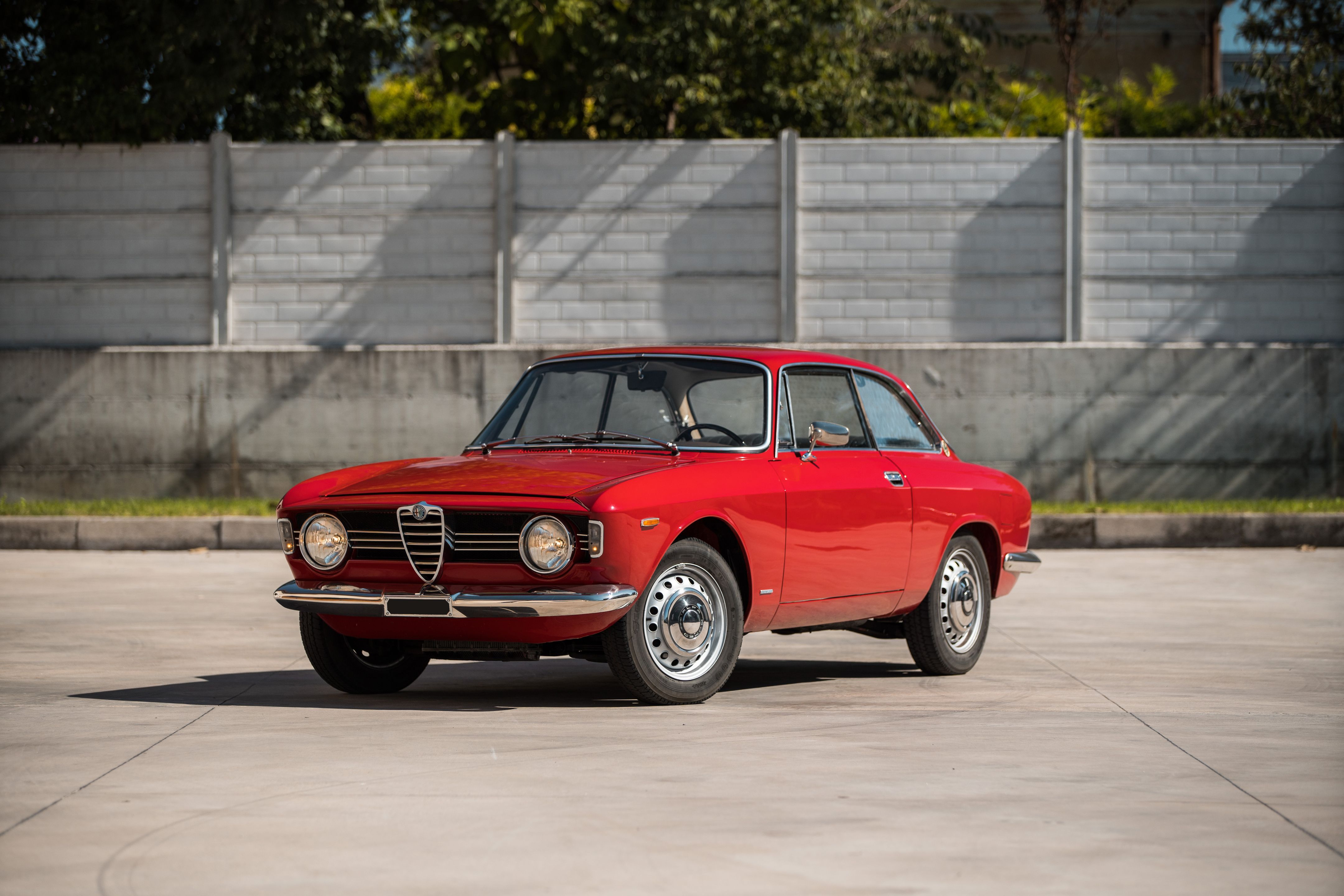 1967 Alfa Romeo Giulia Sprint GT Veloce Coupé - auctions & price archive