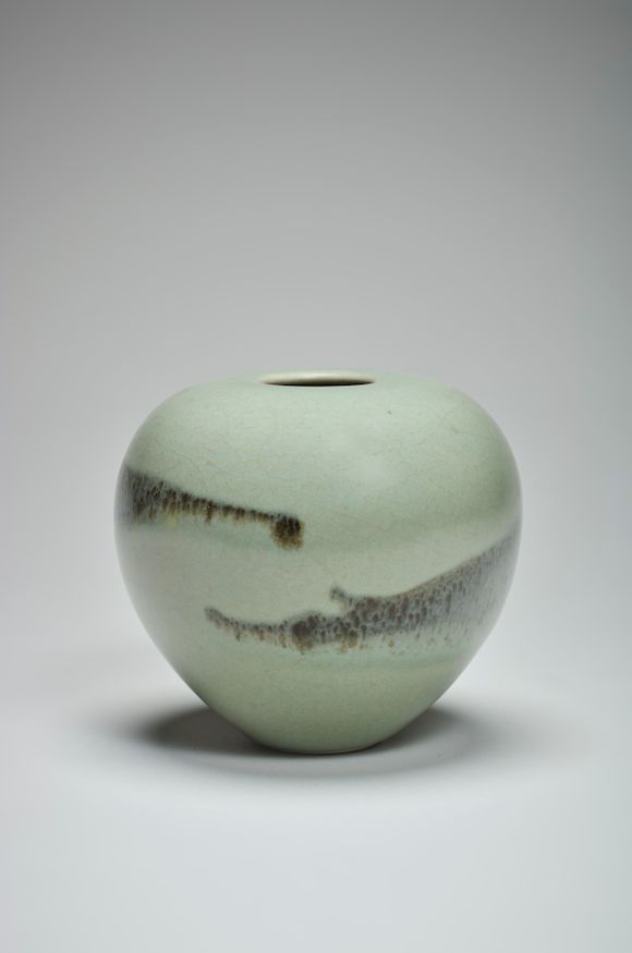Bonhams Cornette de Saint Cyr : Daniel de Montmollin Vase, 1983