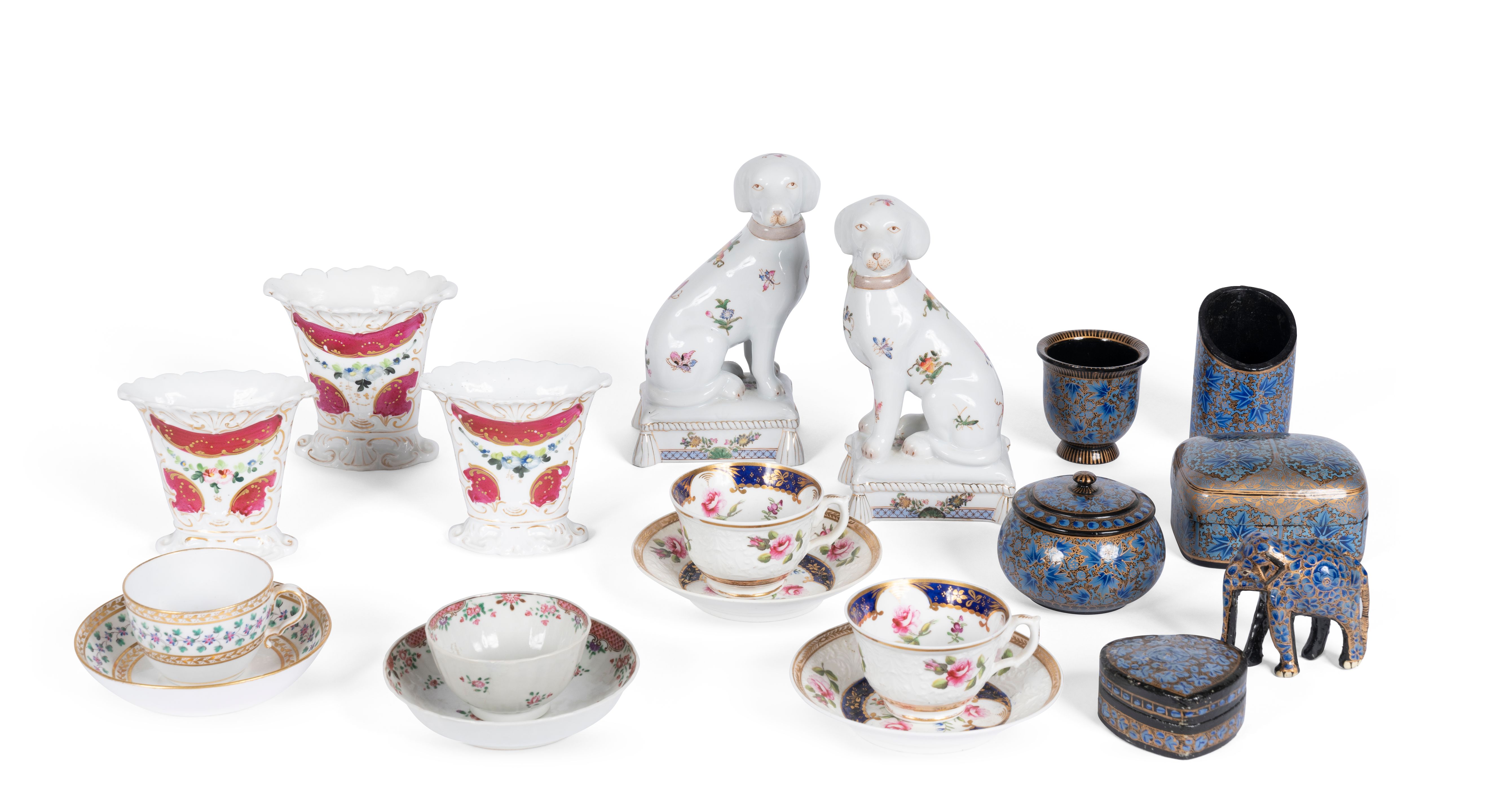 Bonhams : A collection of porcelain and object d'art (15)
