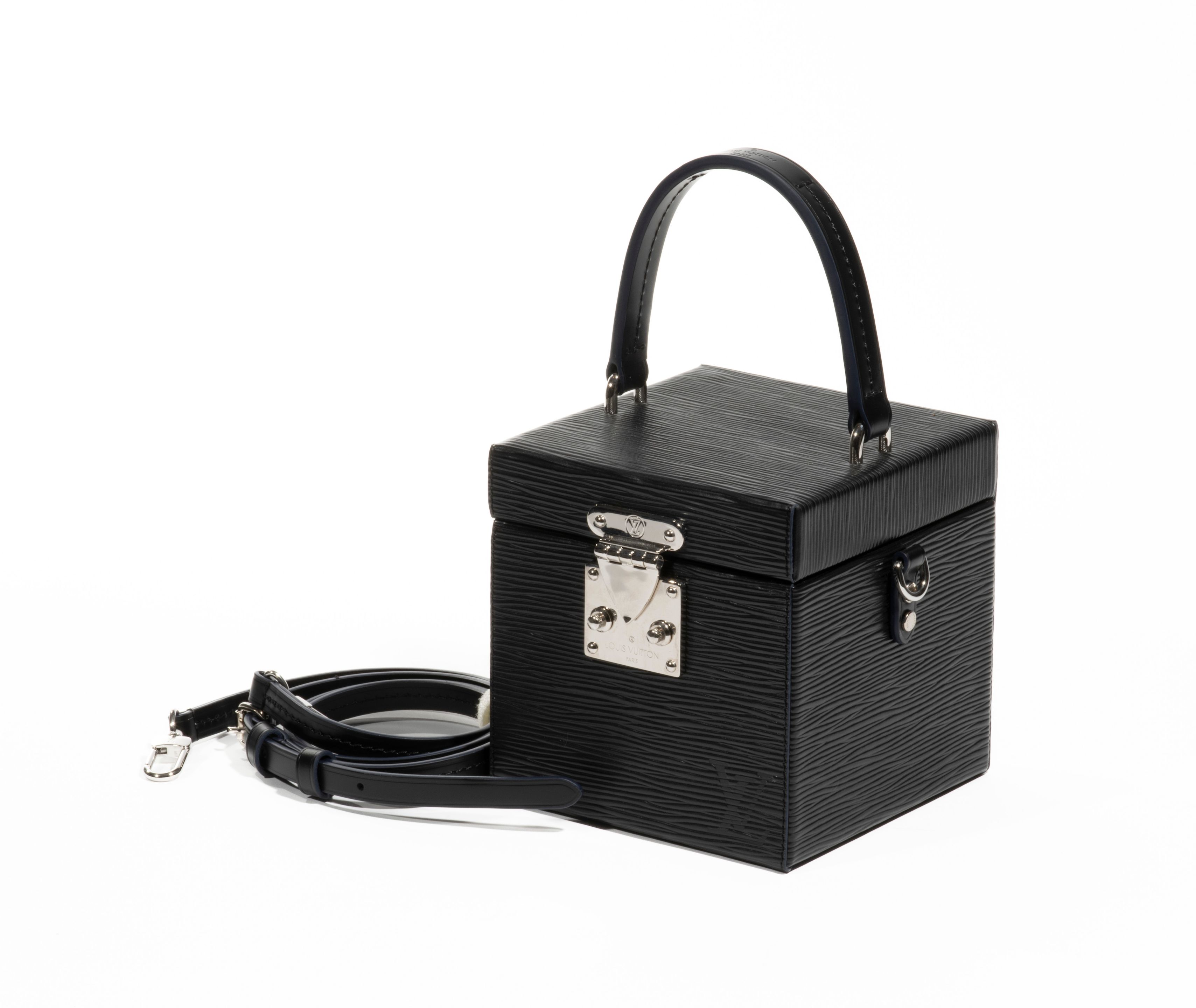 Bonhams Cornette de Saint Cyr : Louis VUITTON Directeur artistique ...