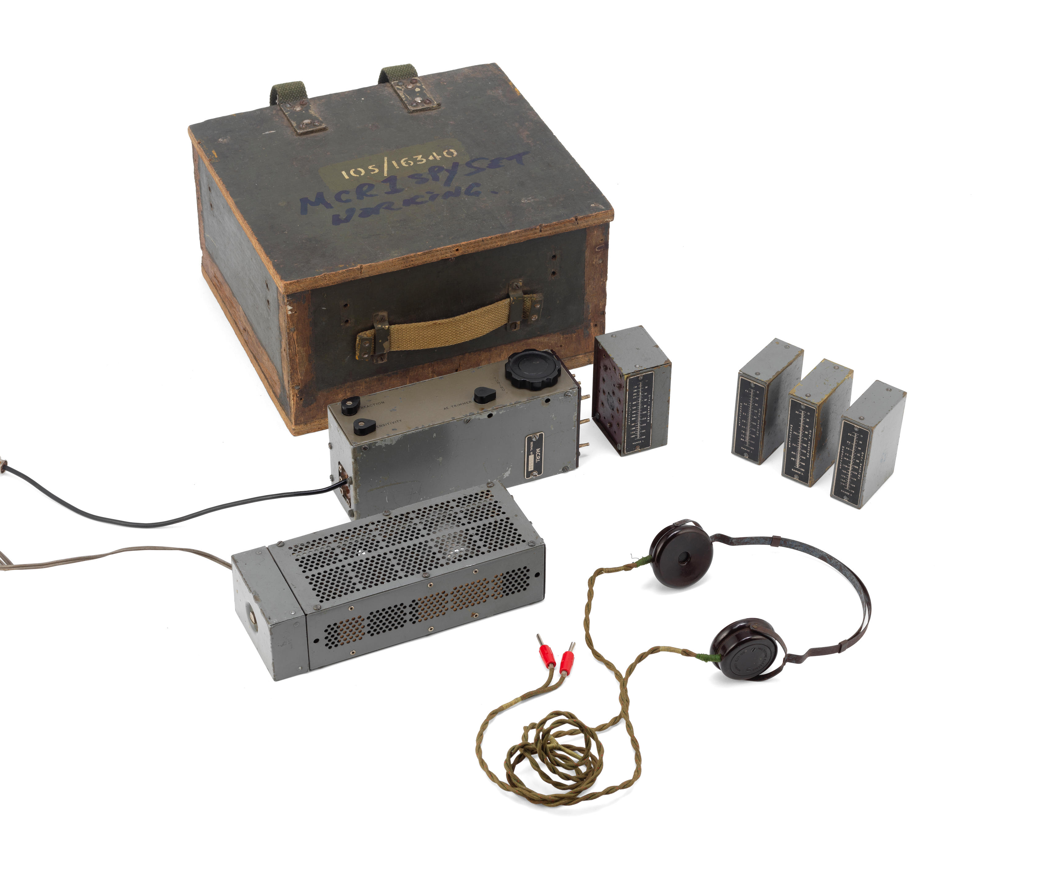 Bonhams : A Second World War MCR-1 'Biscuit Tin' Spy Radio Receiver ...
