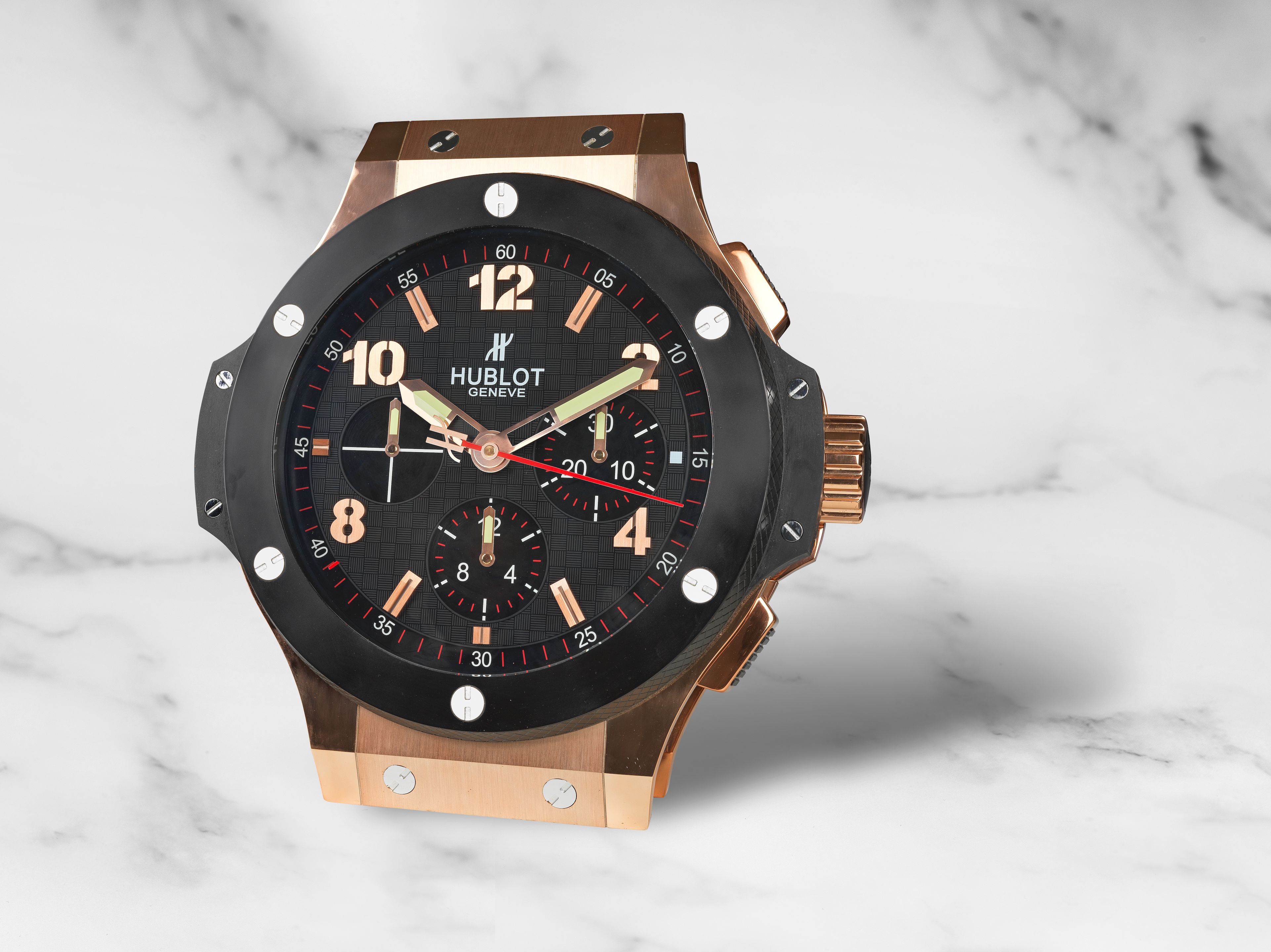 Bonhams Cornette de Saint Cyr : Hublot. Horloge murale en PVD noir et ...