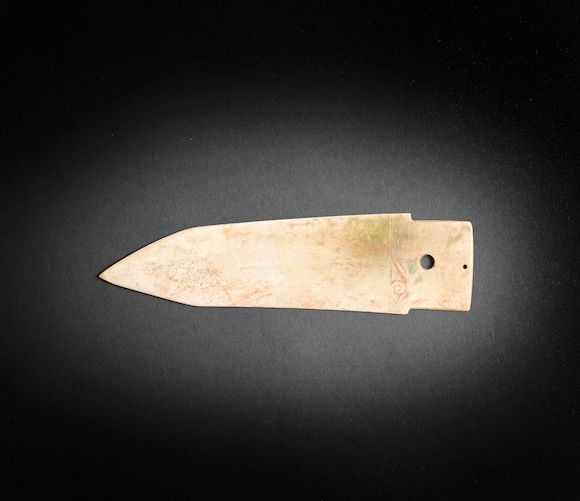 Bonhams : AN ARCHAIC JADE DAGGER BLADE, GE Late Shang Dynasty (2)