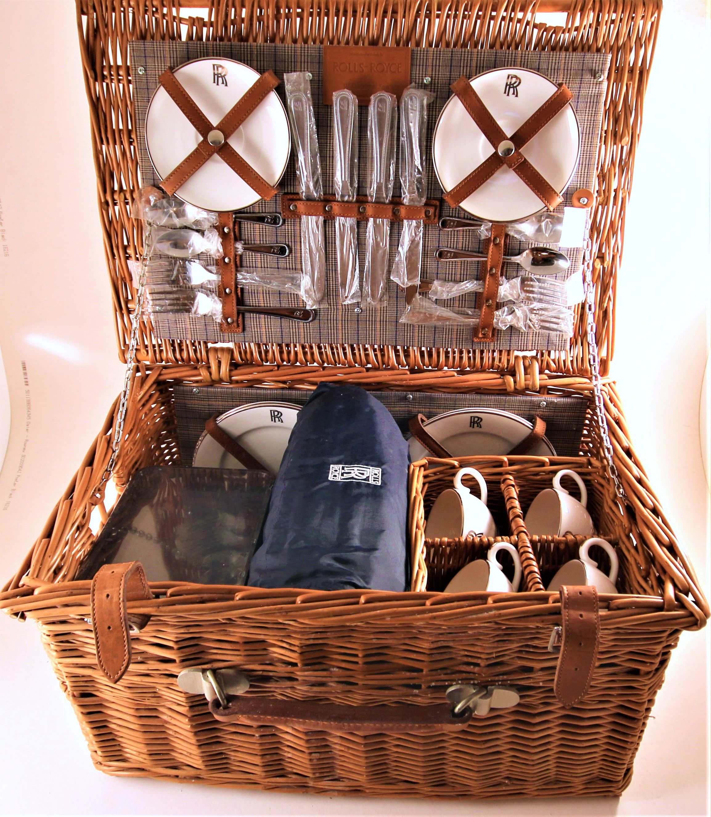 Bonhams Cars : A 4 person picnic set by Gadsby & Co for Rolls-Royce