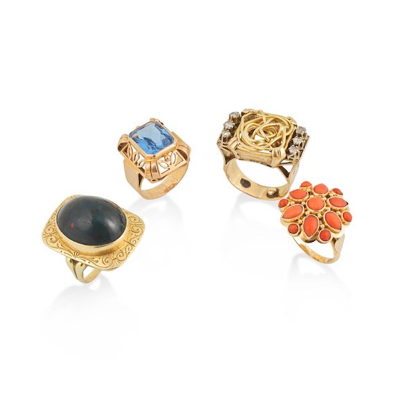 Bonhams Cornette de Saint Cyr : FOUR GEM-SET RINGS QUATRE BAGUES