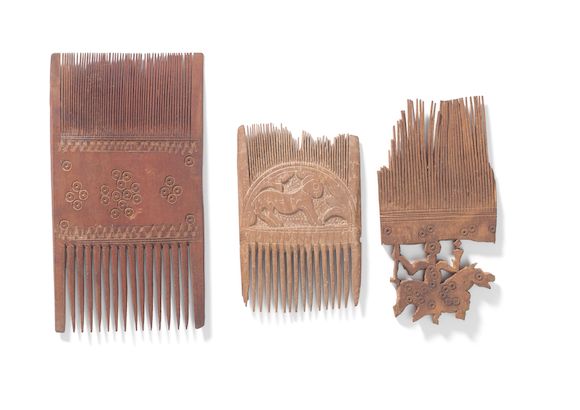 Bonhams : Three Coptic wood combs 3