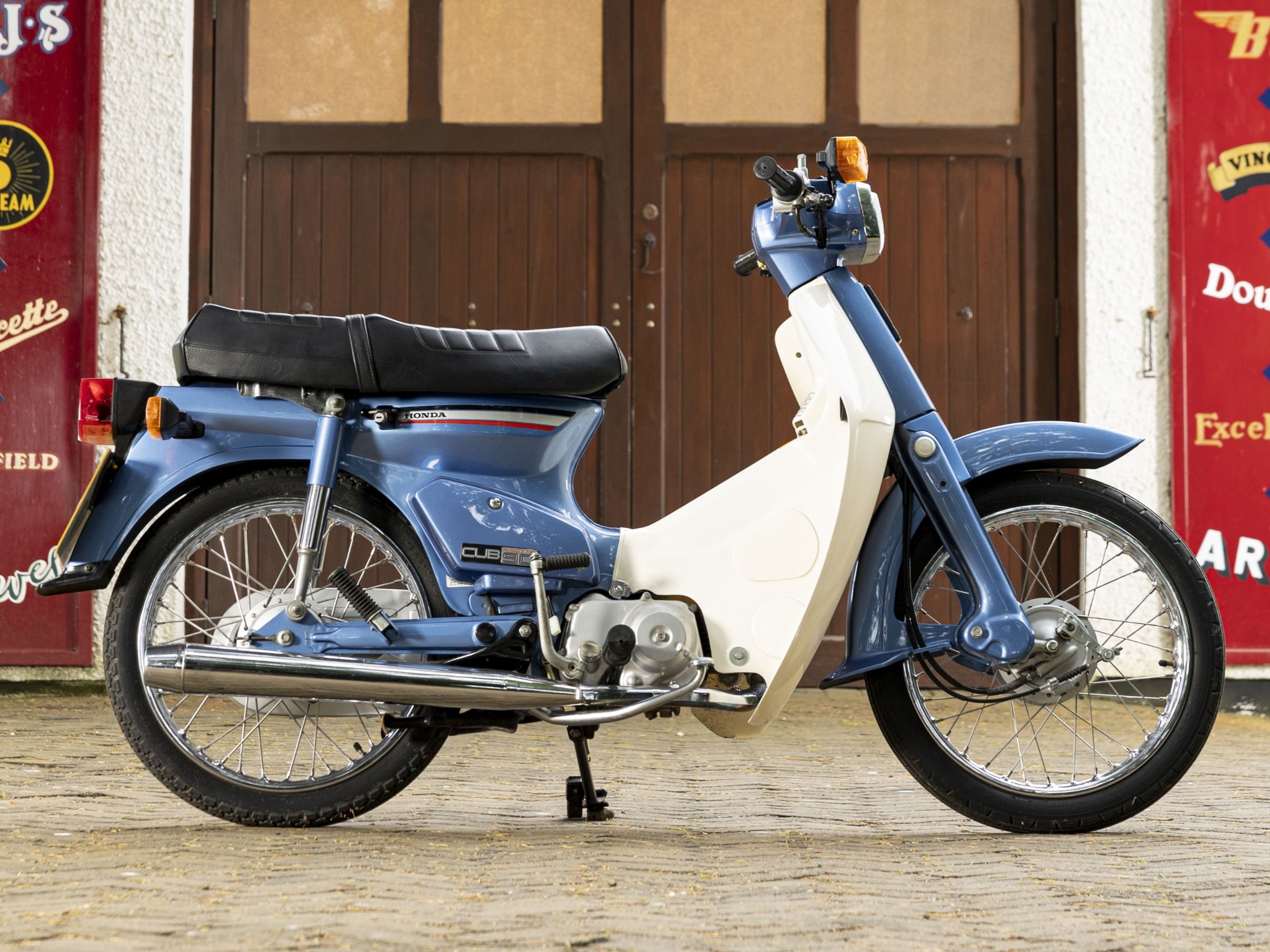 Bonhams Cars : The Anthony R. East Classic Motorcycle Collection, 1992 ...