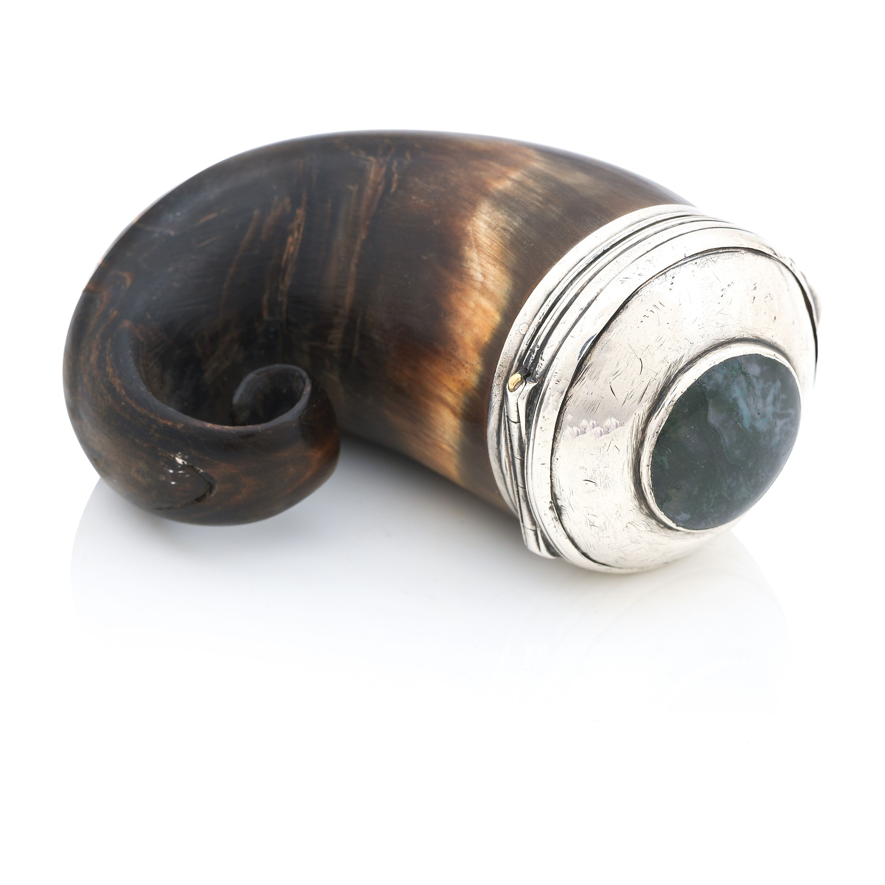 Bonhams : Perth A George III provincial silver-mounted snuff mull By ...