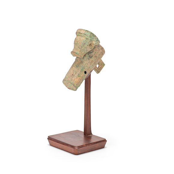 Bonhams : A BRONZE AXLE CAP AND LINCHPIN Eastern Zhou (3)