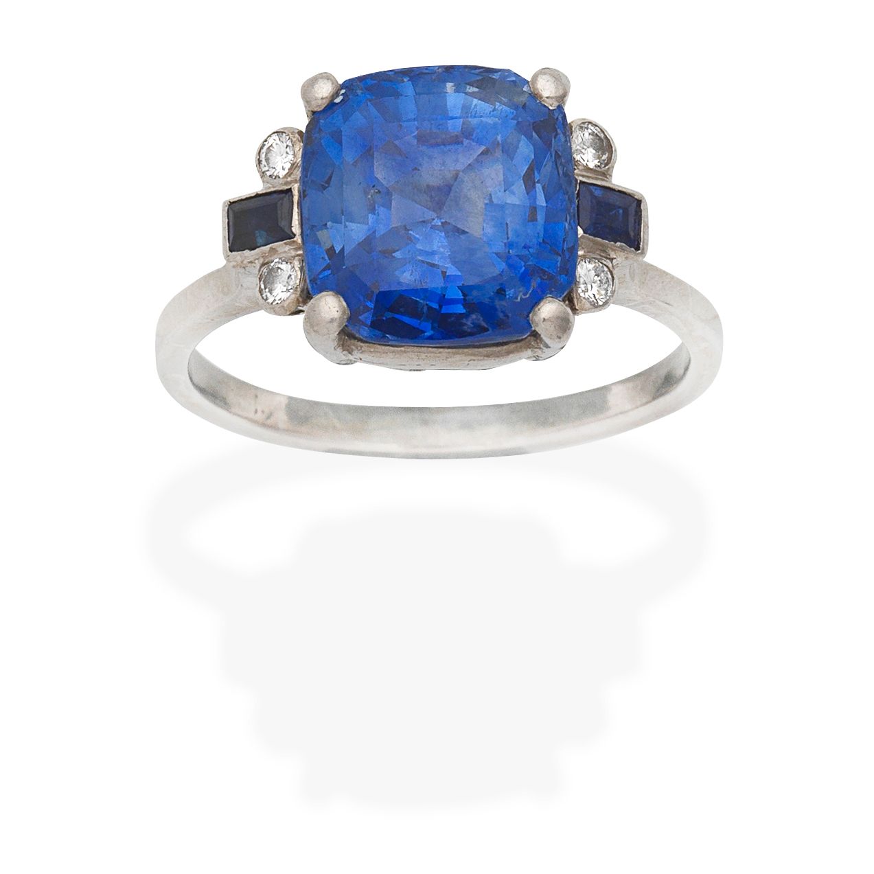 Bonhams : SAPPHIRE AND DIAMOND RING