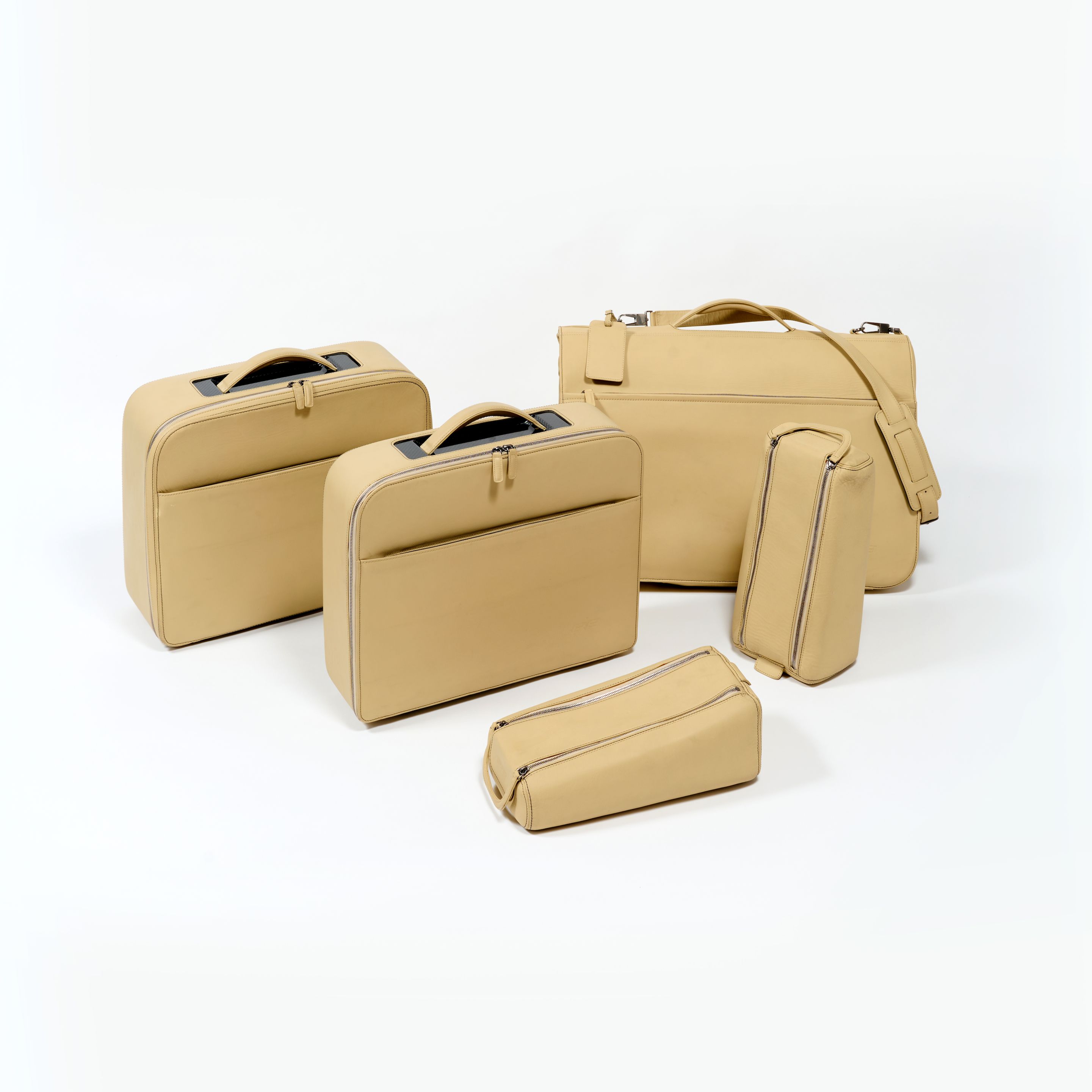 Bonhams Cars : Set of 5 luggage AUDI DESIGN- R8 Coupé and Spyder