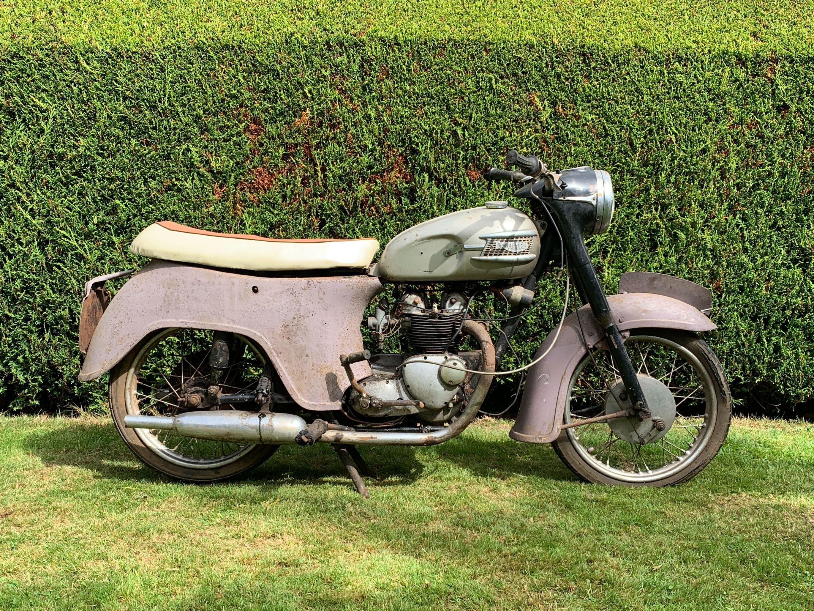 Bonhams Cars : 1963 Triumph 498cc 5TA Bathtub Project Frame no. H62124 ...