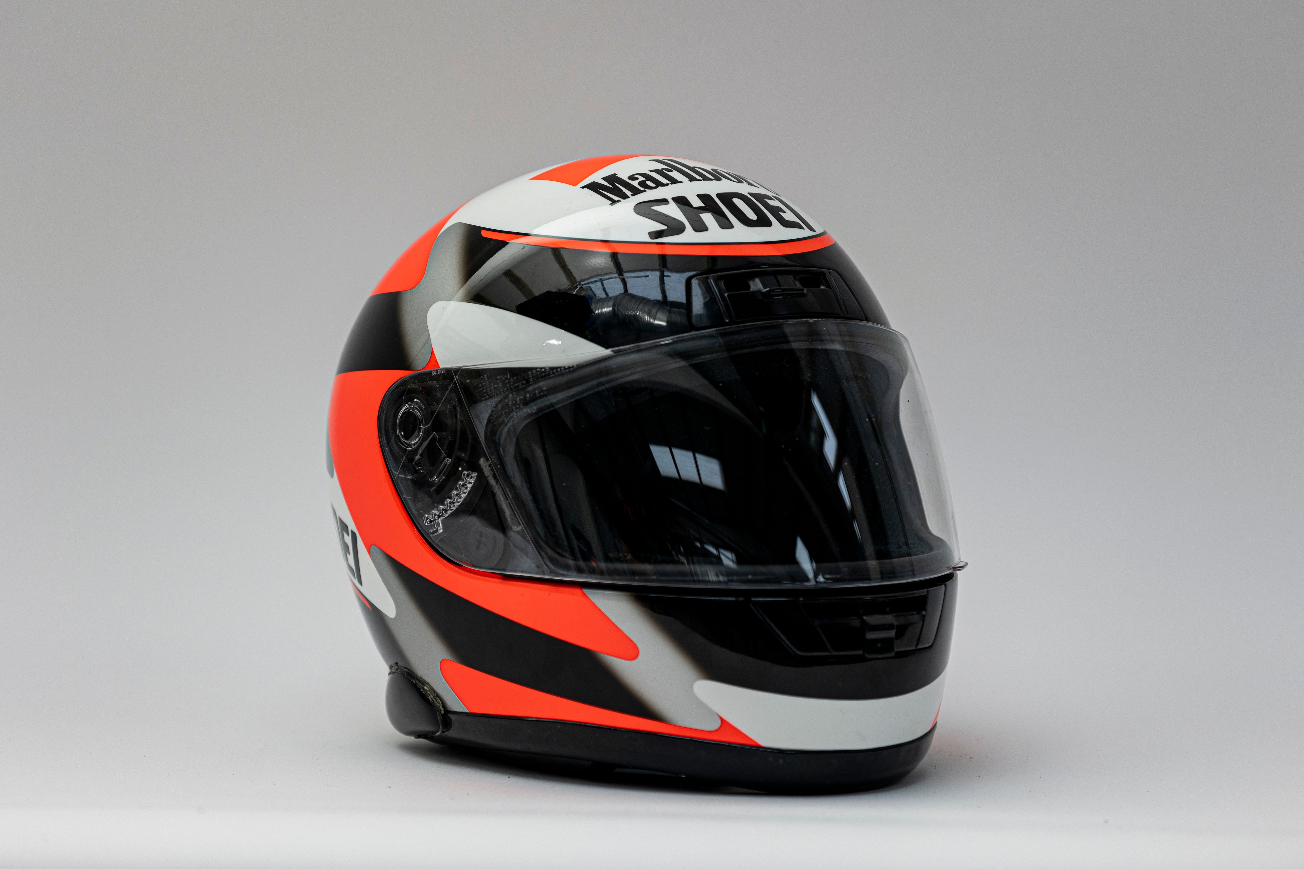 Bonhams Cars : Wayne Rainey: A full-face helmet by Shoei ((2))