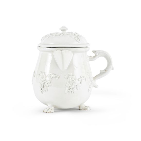 Bonhams Cornette de Saint Cyr : Pot à crème en porcelaine blanche de ...