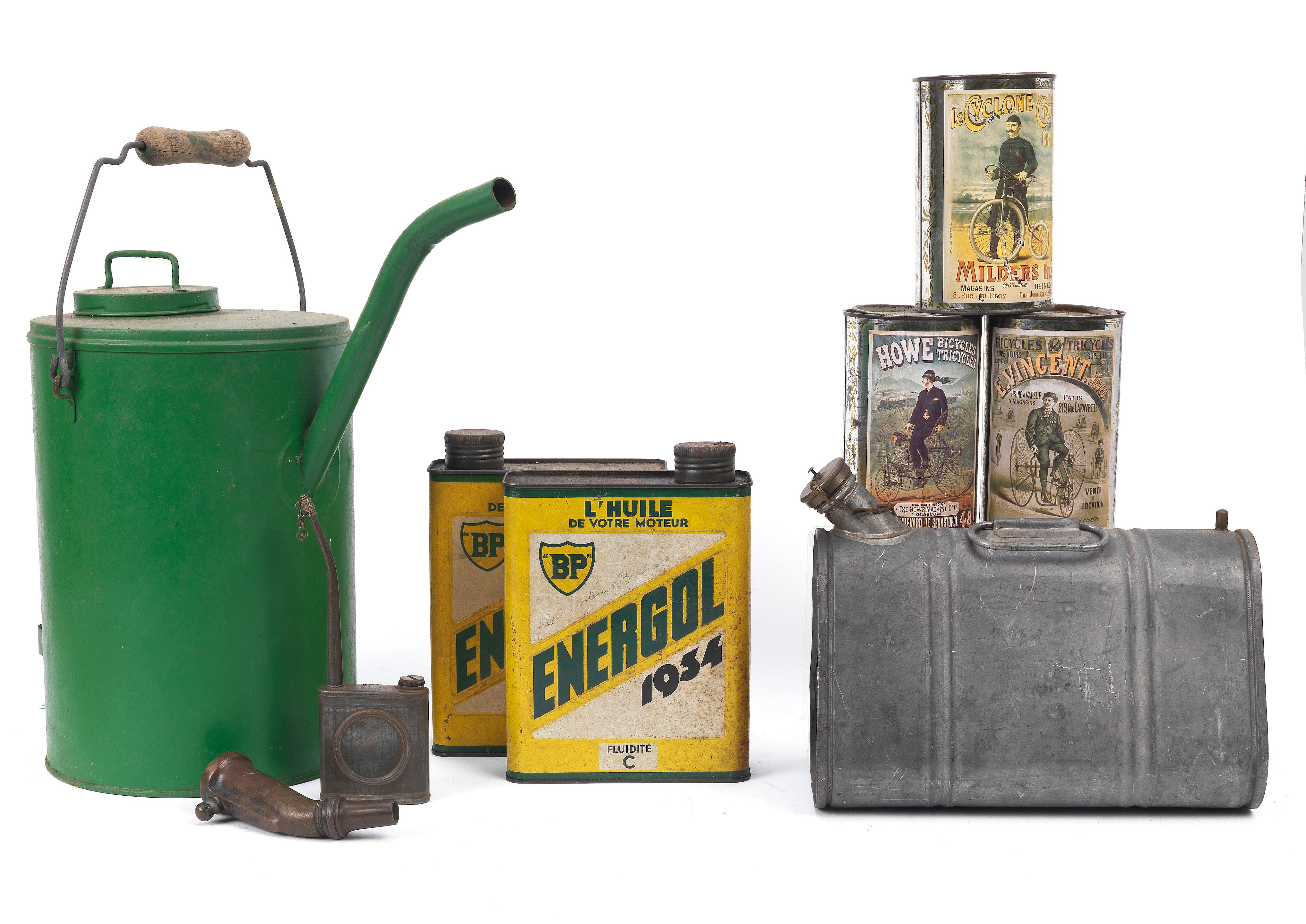 Bonhams Cars : Assorted fuel and oil cans and tins, ((9))