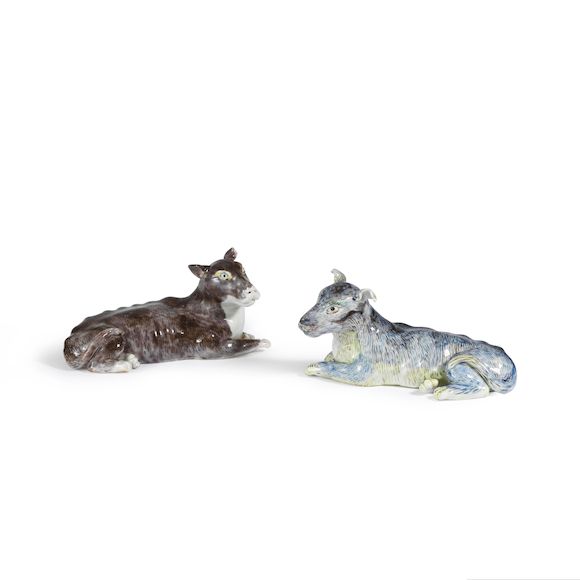 Bonhams Cornette de Saint Cyr : DEUX RARES CHIENS EN PORCELAINE POLYCHROME XVIIIe siècle (2)