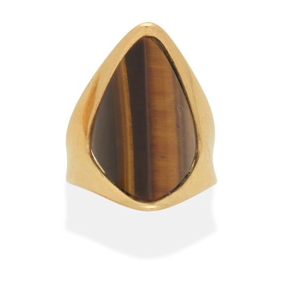 Bonhams : KUTCHINSKY: TIGER'S EYE RING,