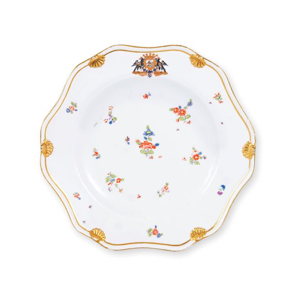 Bonhams Cornette de Saint Cyr : Plat armorié en porcelaine de Meissen ...