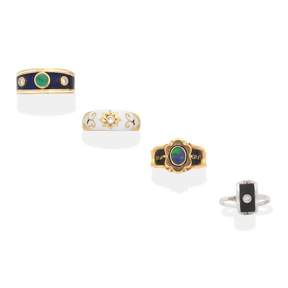 Bonhams : FOUR RINGS (4)