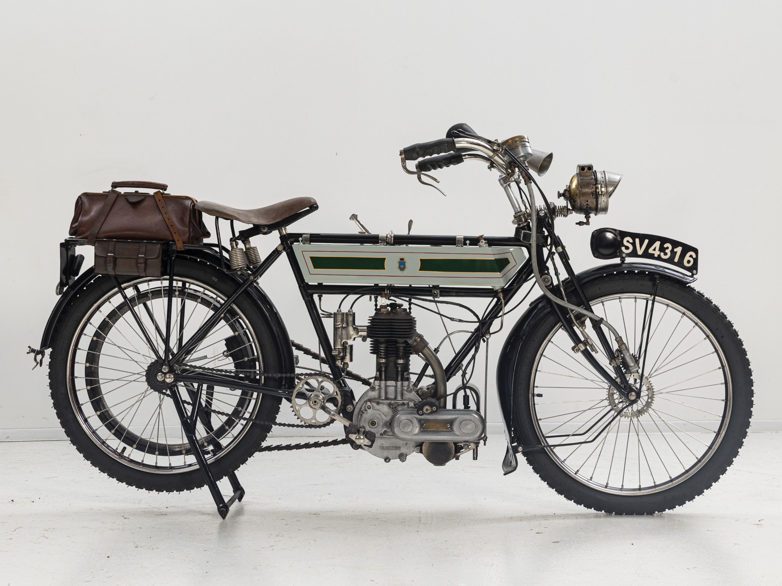Bonhams Cars : 1910 Triumph 3½hp Frame no. 152324 Engine no. 8564 4 2