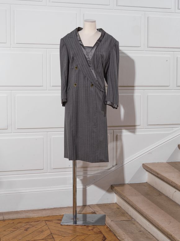 Bonhams Cornette de Saint Cyr : GIVENCHY, collection Haute Couture, circa 1998/2000. Robe en ...